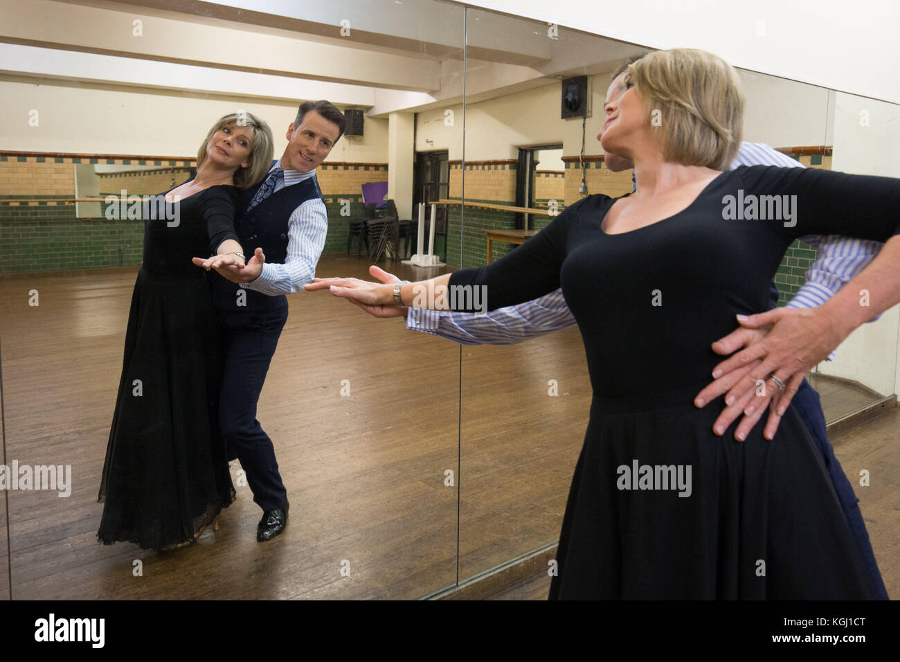 Ruth Langsford and Anton du Beke rehearse their slow foxtrot dance for ...
