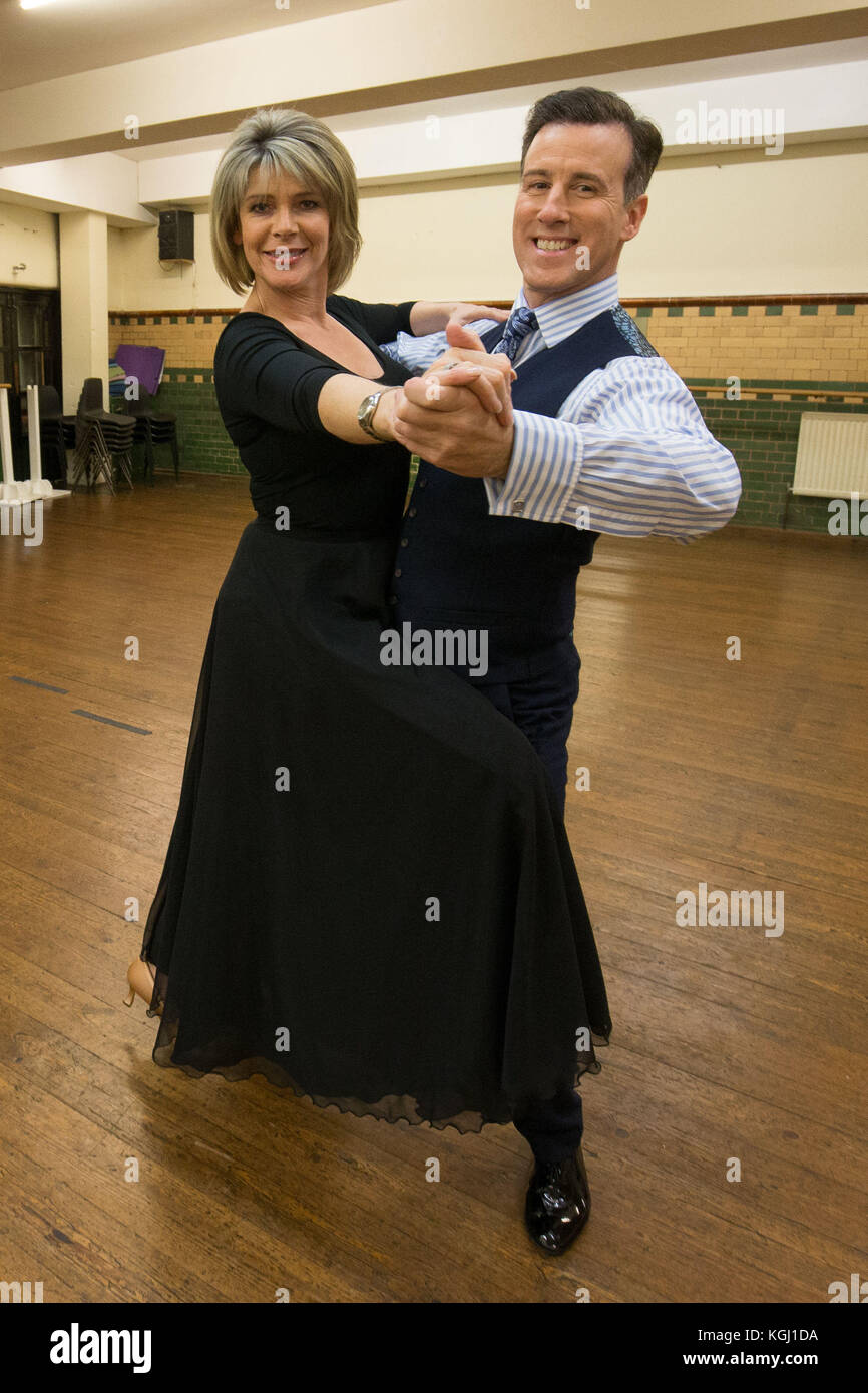 Round dance hi-res stock photography and images - Alamy