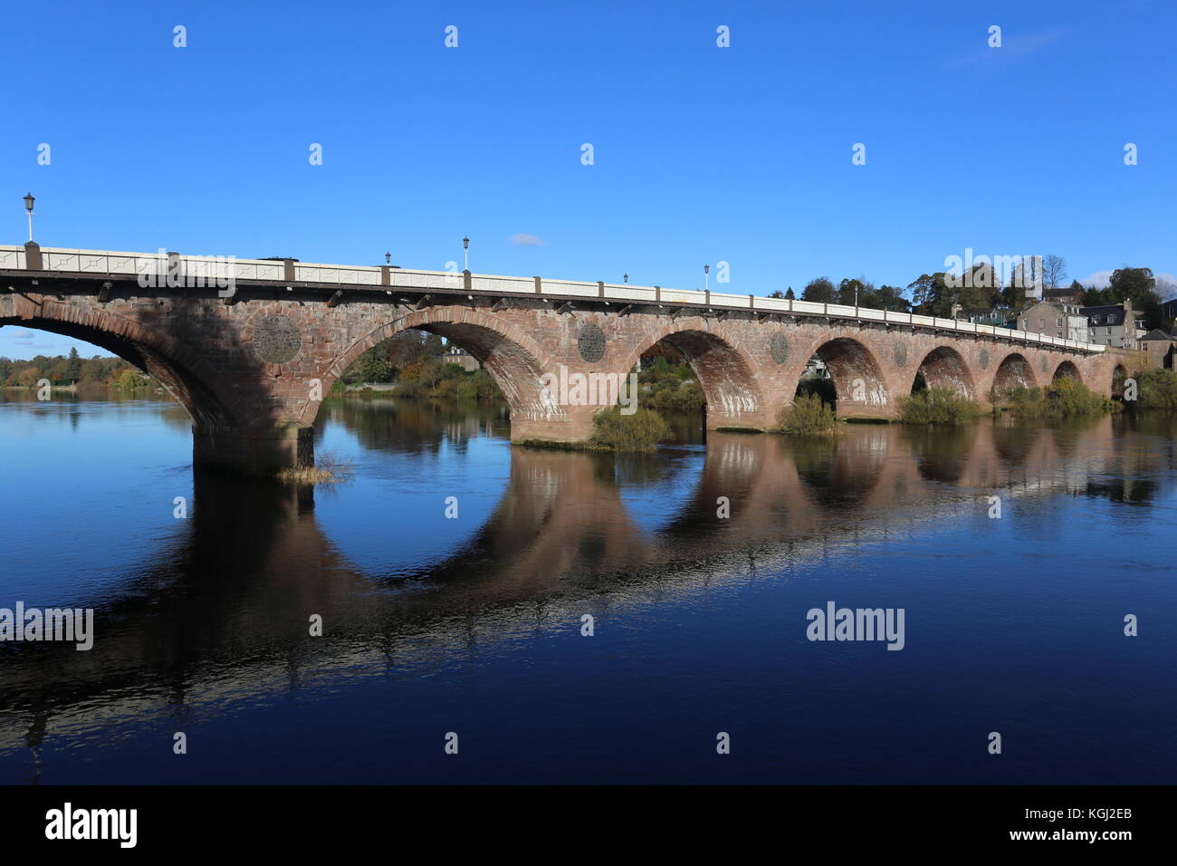 River tay scotland bridge trees hi-res stock photography and images - Alamy