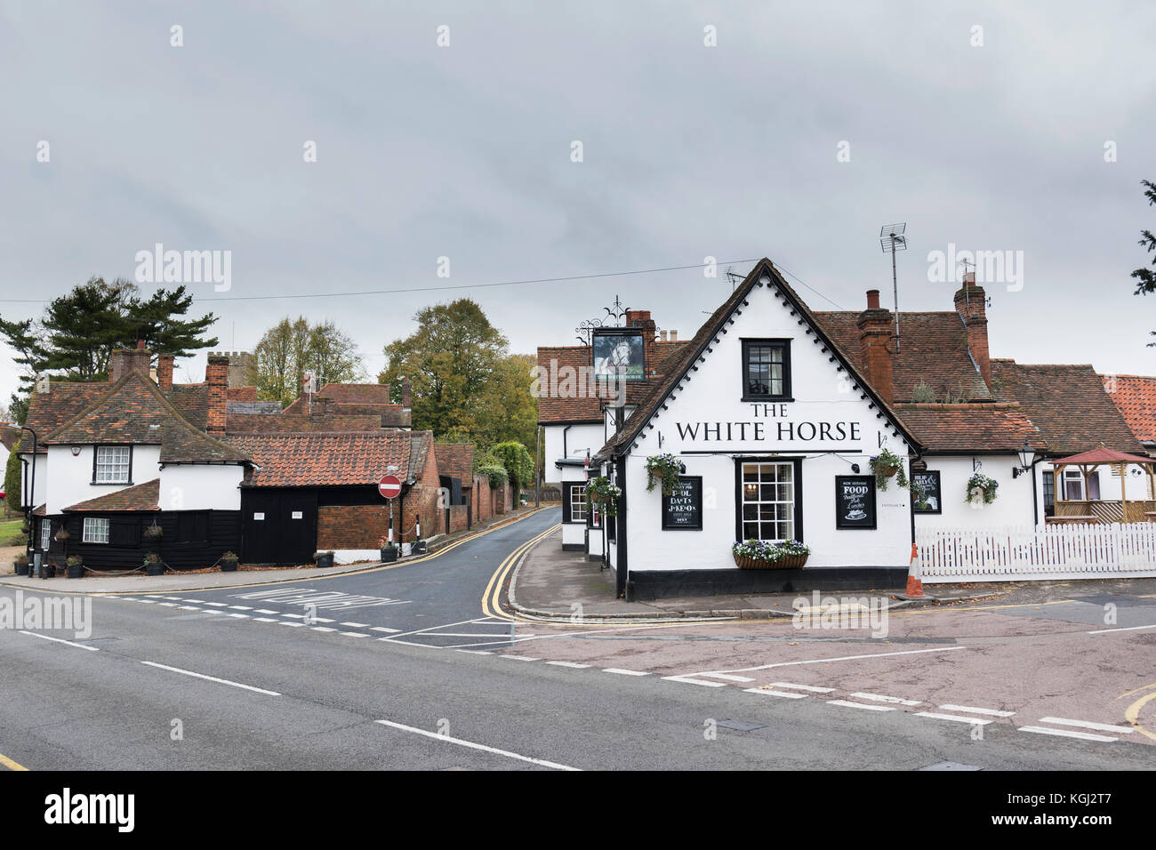 Greene king pub 2017 hi-res stock photography and images - Alamy