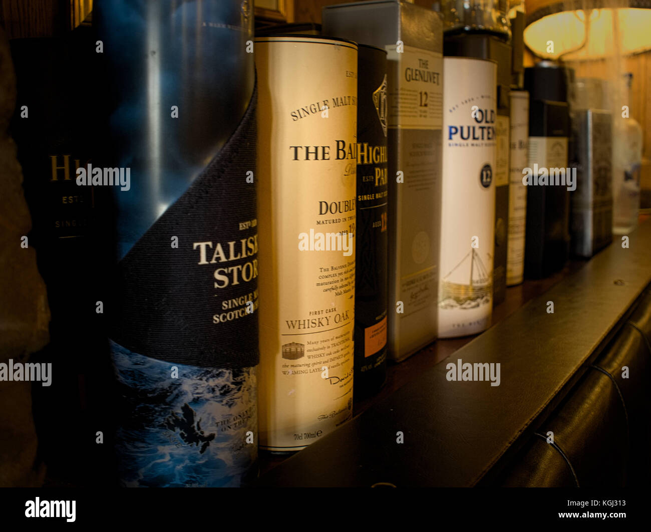 Whisky boxes hi-res stock photography and images - Alamy