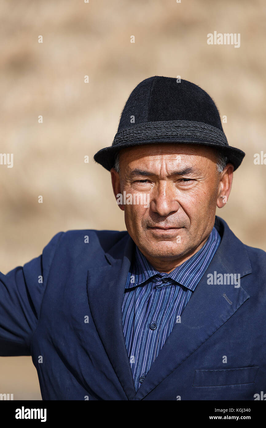 Chinese bus driver hi-res stock photography and images - Alamy