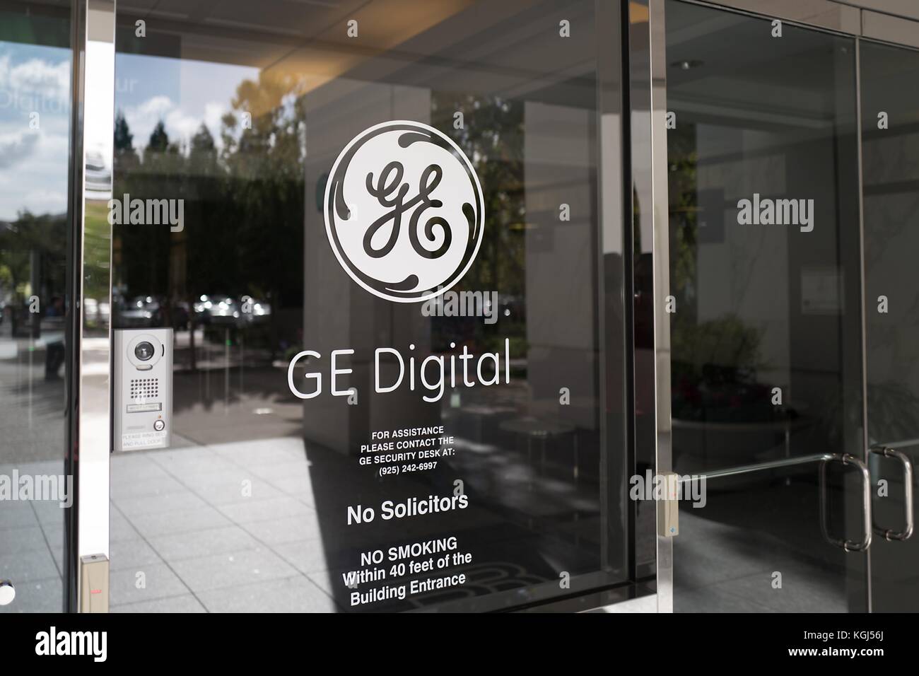 Ge logo hi-res stock photography and images - Alamy