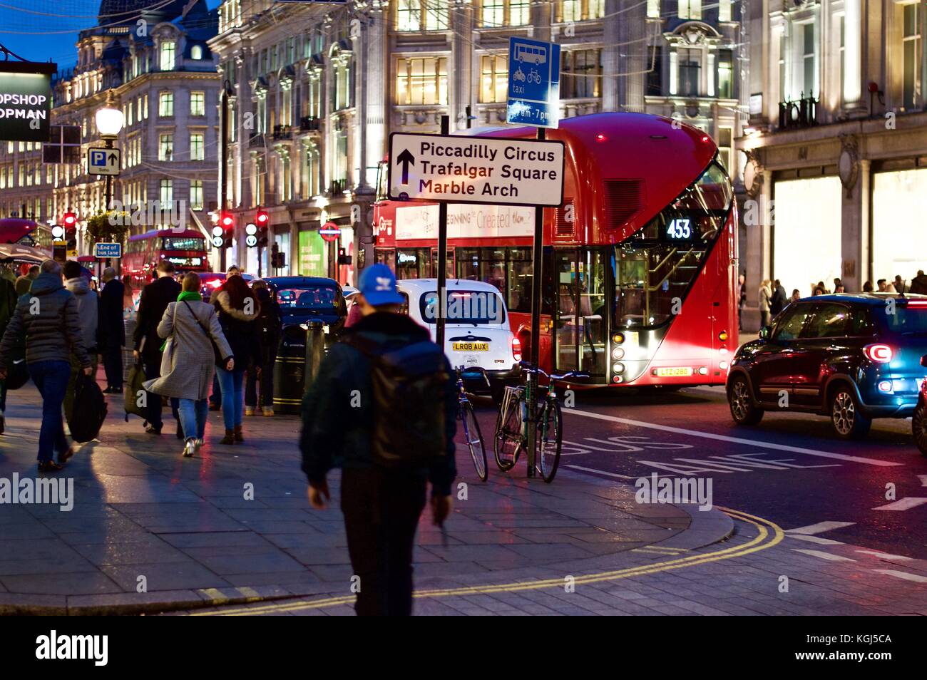 Oxford circus road sign hi-res stock photography and images - Alamy