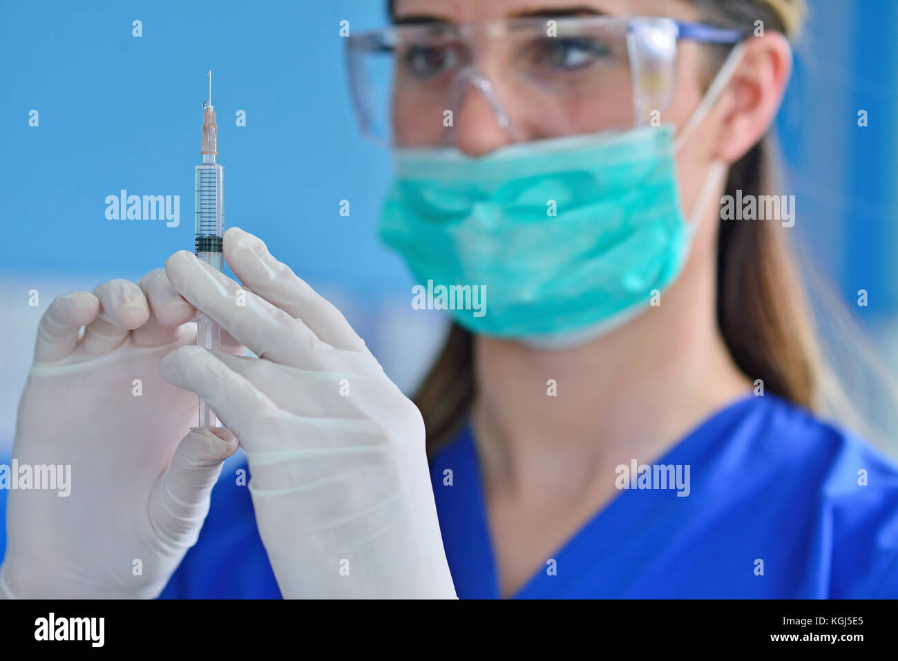 Dental injection hi-res stock photography and images - Alamy