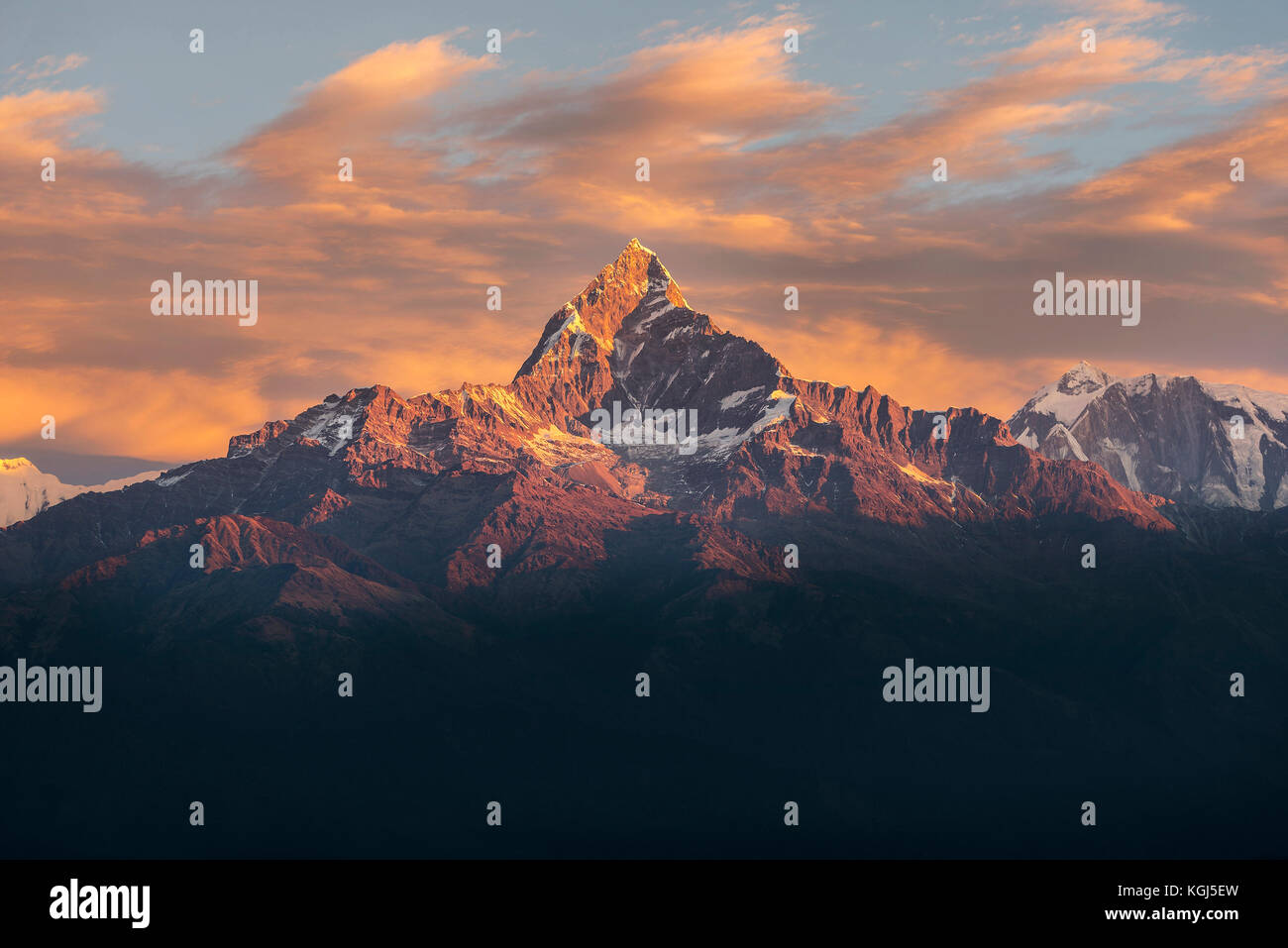 Machhapuchhre High Resolution Stock Photography and Images - Alamy