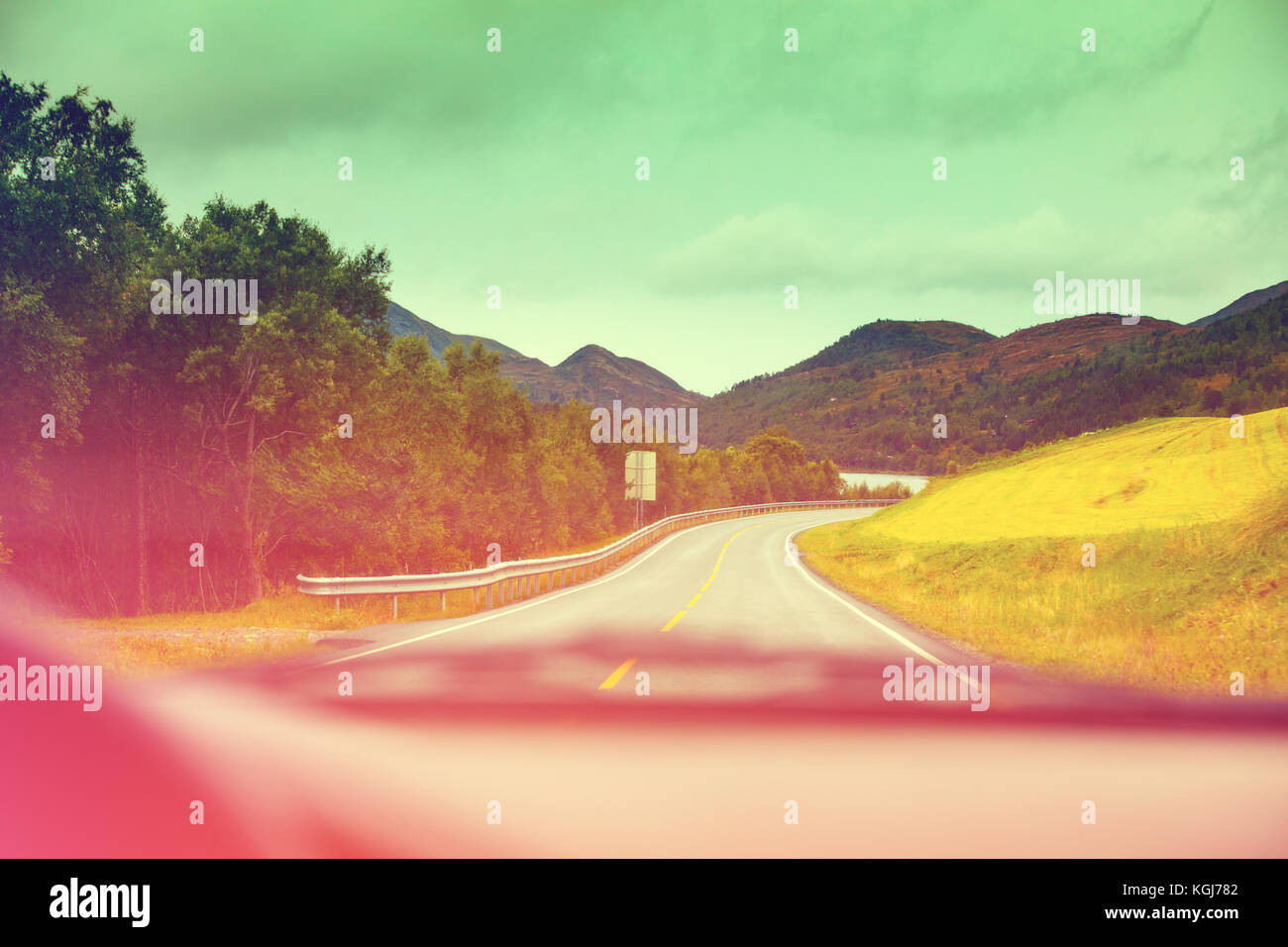 Car driving nature hi-res stock photography and images - Alamy