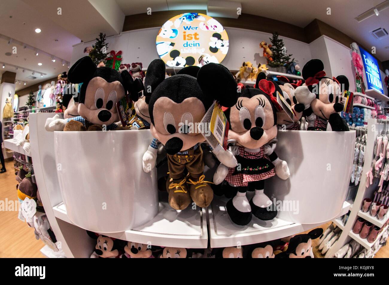 Munich, Bavaria, Germany. 8th Nov, 2017. Mickey and Minnie Mouse in the ...