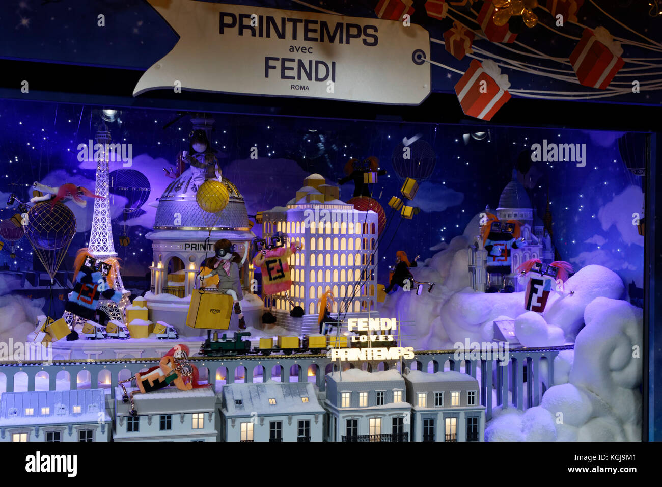 Paris, France. 7th Nov, 2017. Revelation of the Christmas window ...