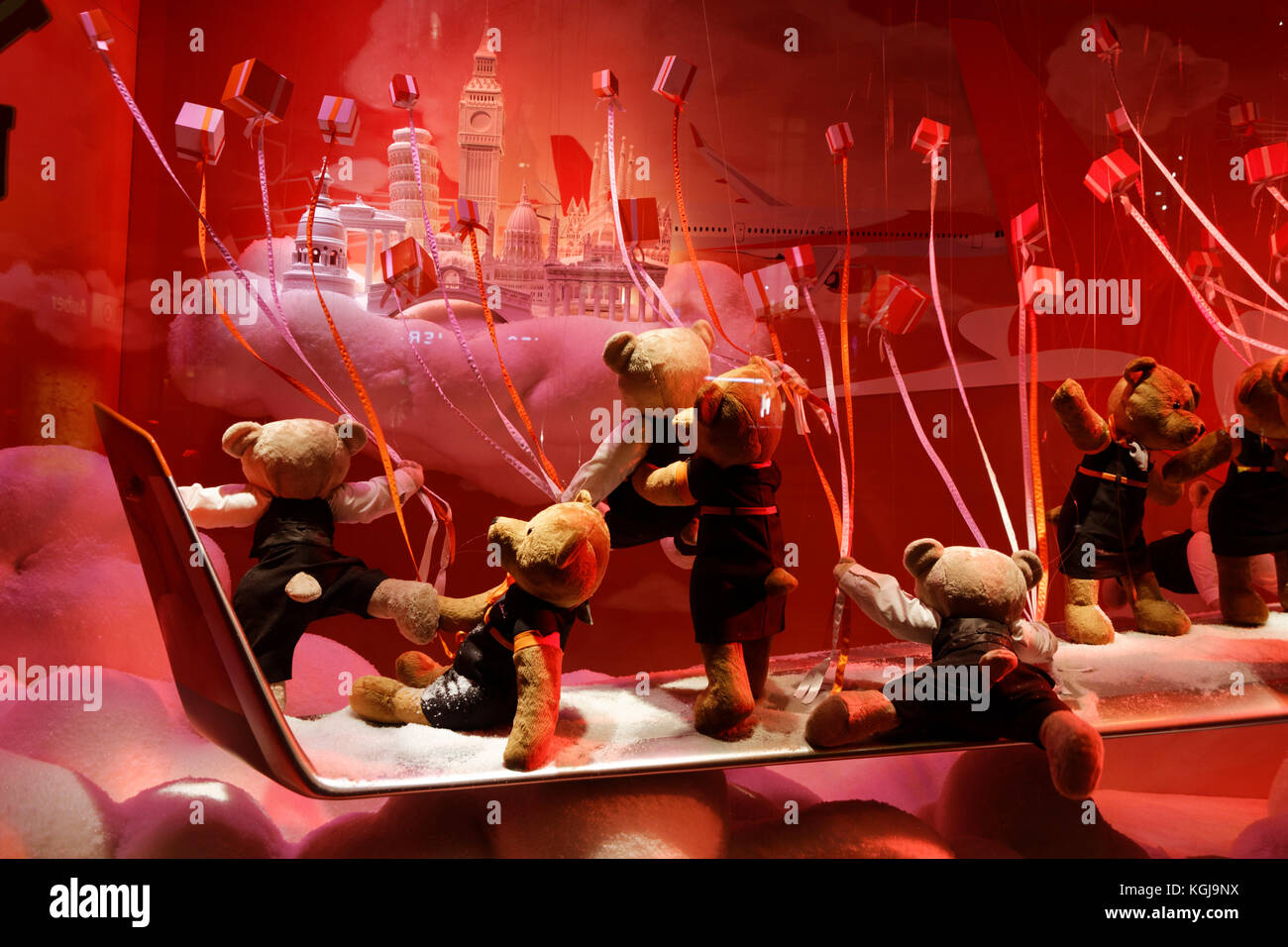 Paris, France. 7th Nov, 2017. Revelation of the Christmas window ...