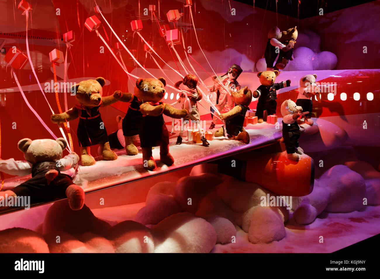 Paris, France. 7th Nov, 2017. Revelation of the Christmas window ...