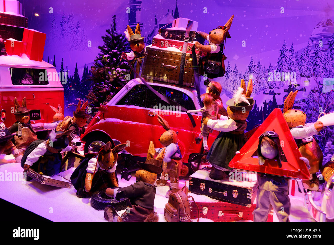 Paris, France. 7th Nov, 2017. Revelation of the Christmas window ...