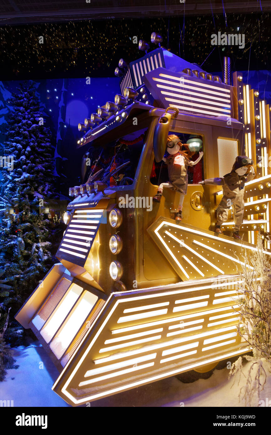 Paris, France. 7th Nov, 2017. Revelation of the Christmas window ...