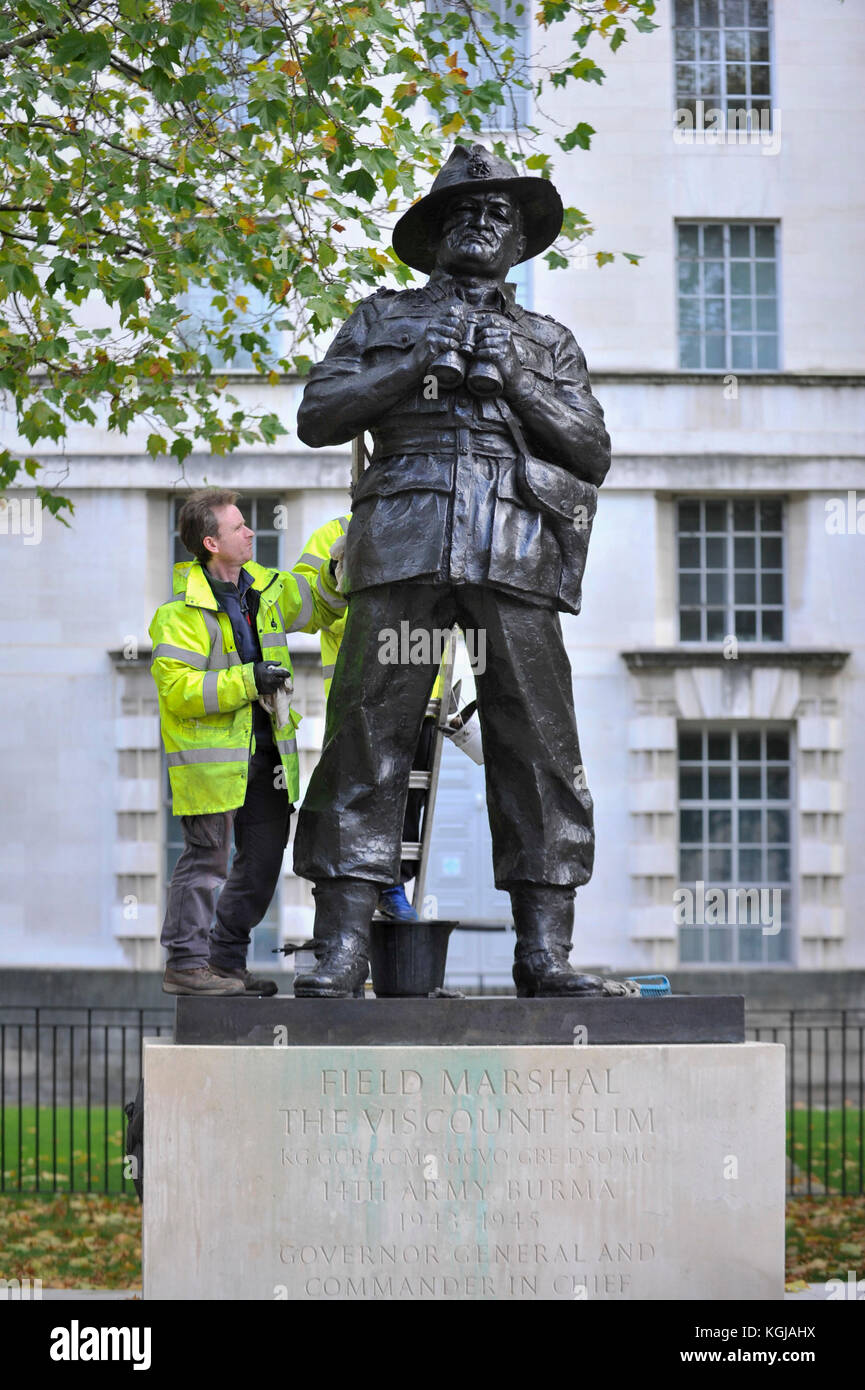 Statue field marshall the viscount slim hi-res stock photography and ...