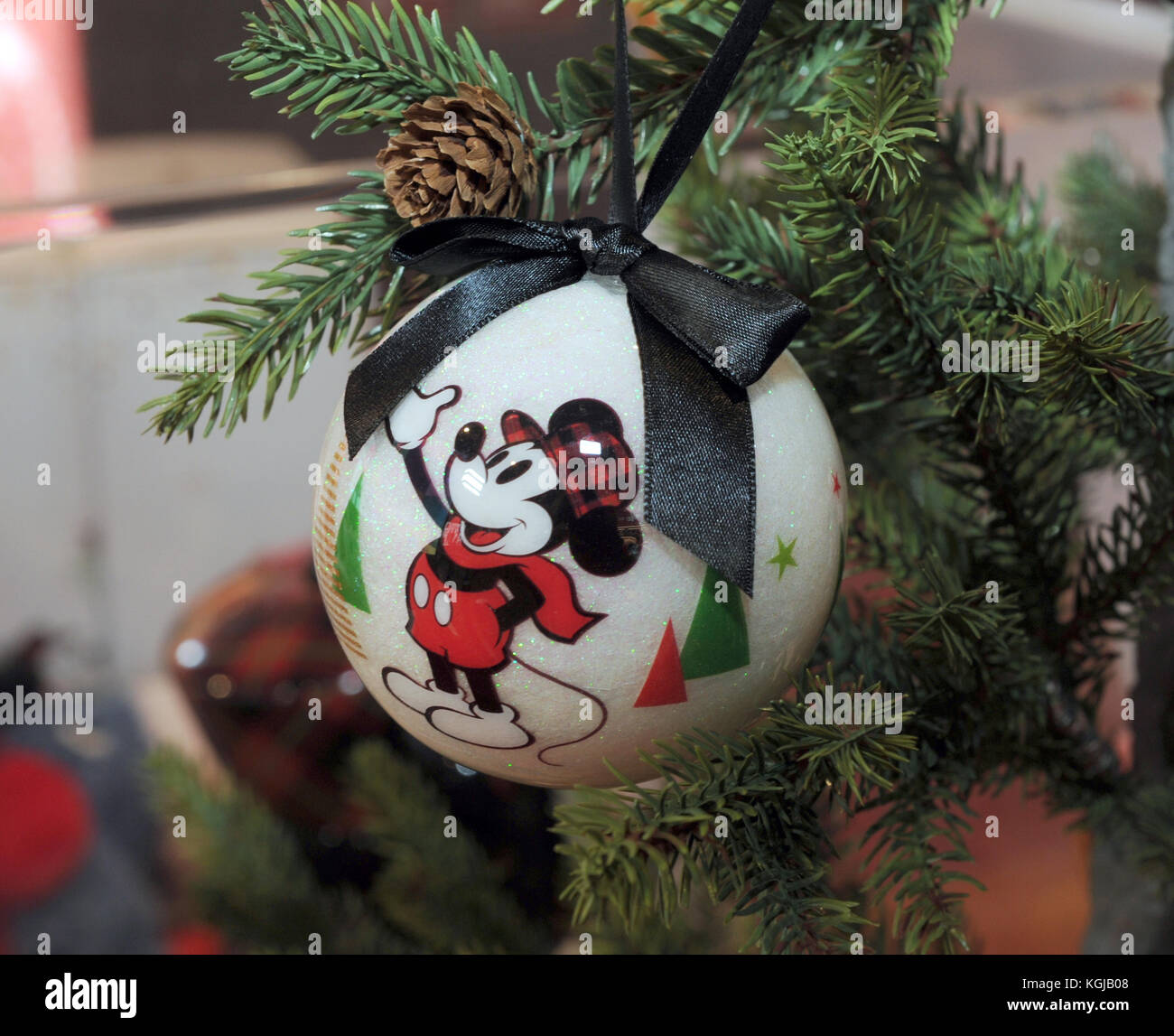 Munich, Germany. 08th Nov, 2017. A Christmas bauble with a Mickey Mouse ...