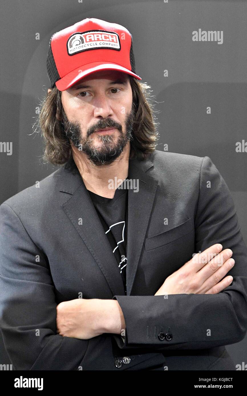 Keanu reeves arch hi-res stock photography and images - Alamy