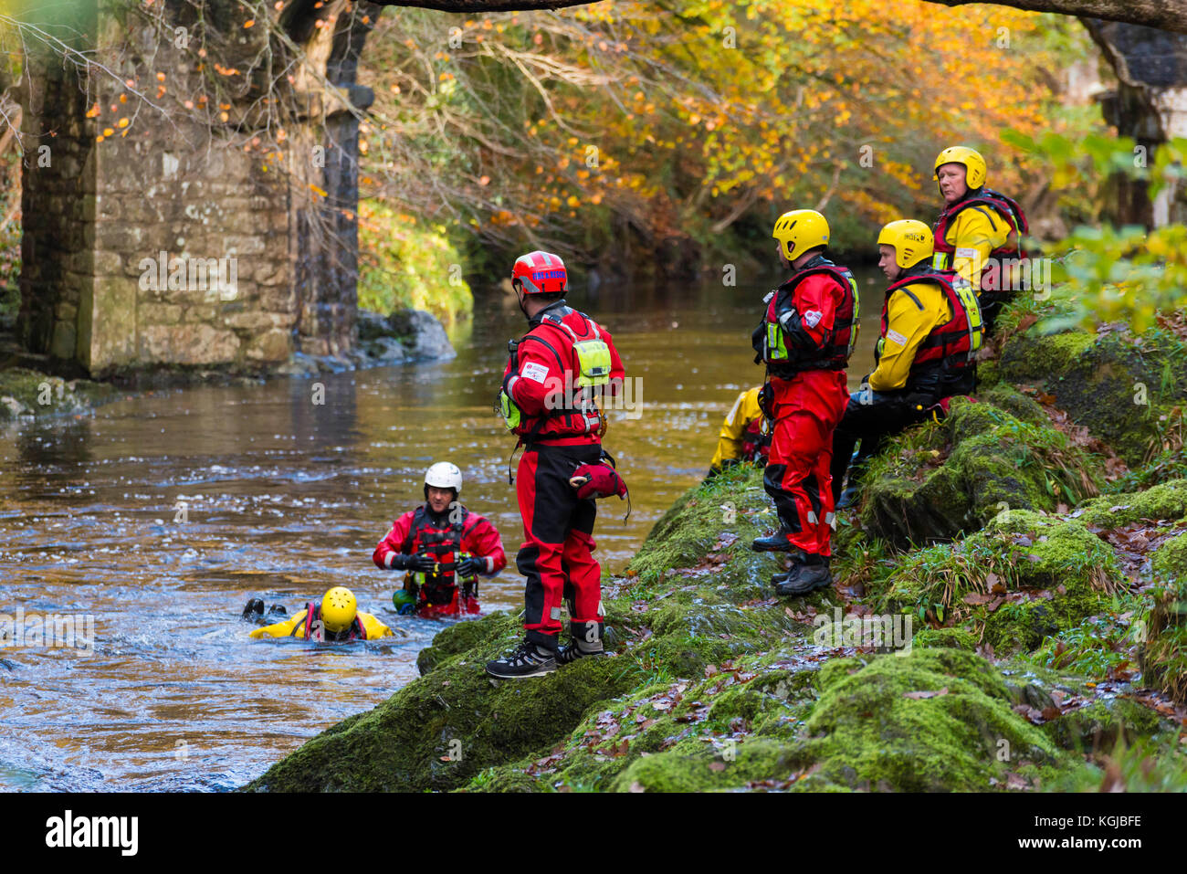 Holne Bridge, Dartmoor, Devon, UK. 8th November 2017. Members of the ...