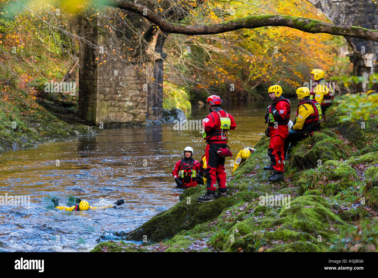 Holne Bridge, Dartmoor, Devon, UK. 8th November 2017. Members of the ...