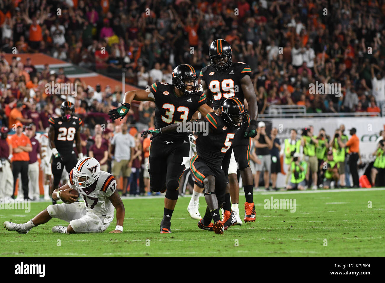Miami Gardens, Florida, USA. 4th Nov, 2017. Amari Carter #5, Trent ...