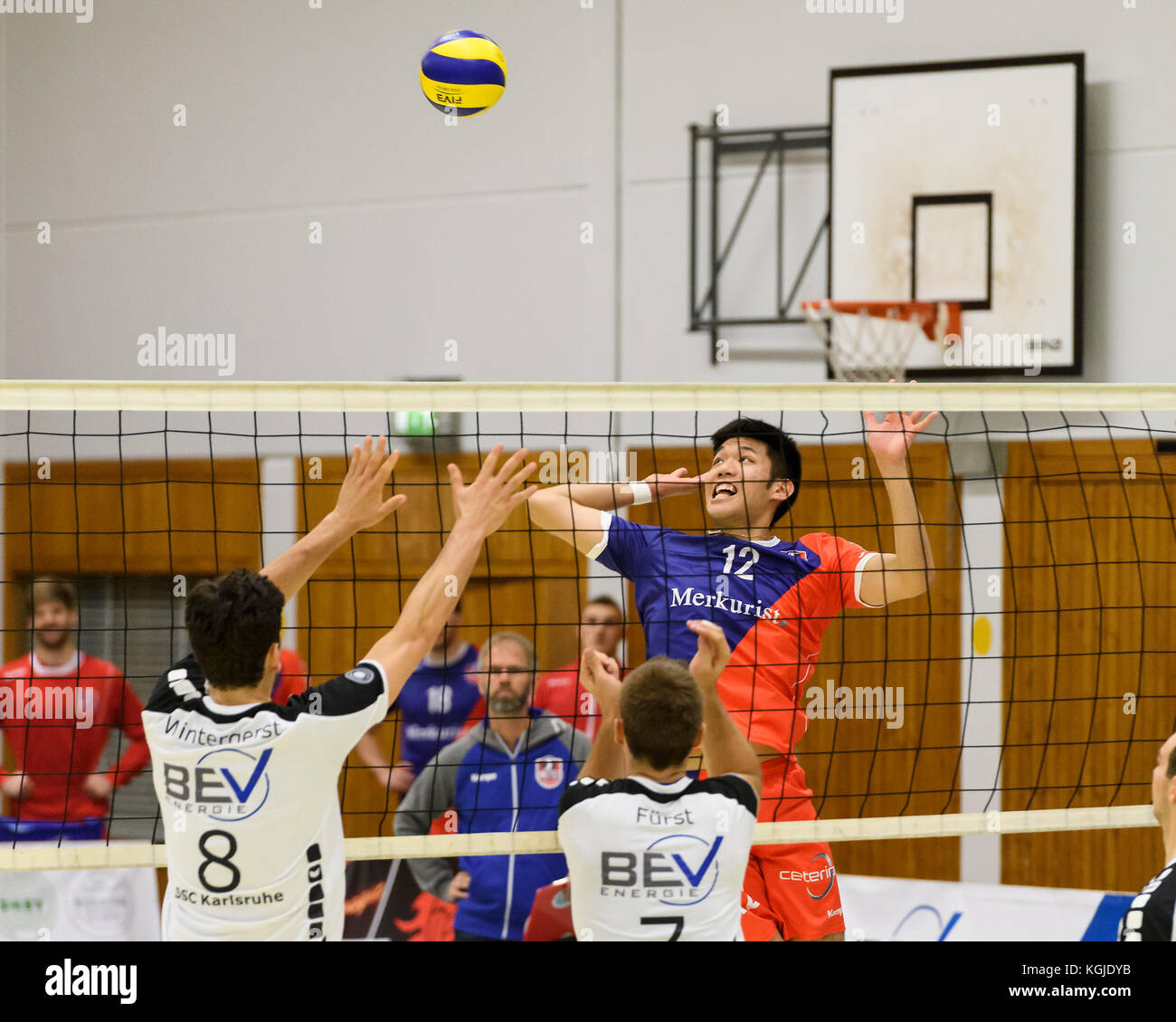 Karlsruhe, Deutschland. 08th Nov, 2017. Issei Otake (UVRM) im duels ...
