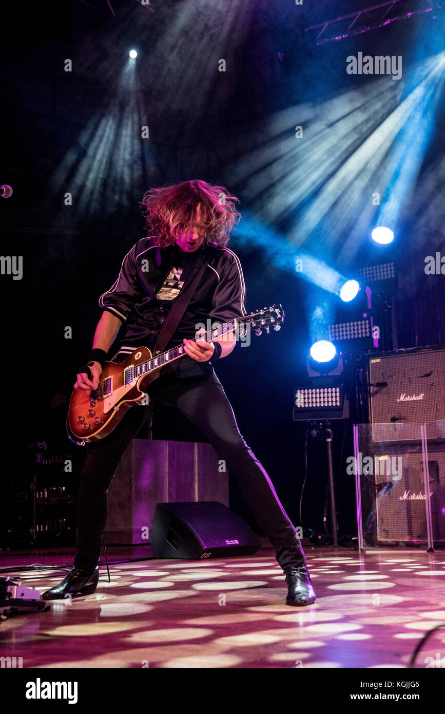 Milan, Italy. 08th Nov, 2017. Daniel Hawkins perfoms with The Darkness ...