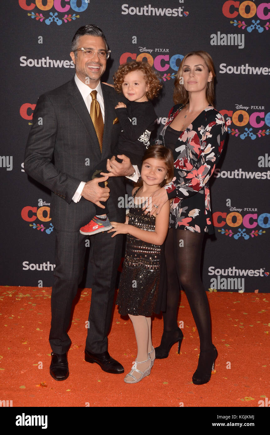 Los Angeles, Ca, USA. 08th Nov, 2017. Jaime Camil, Heidi Balvanera ...