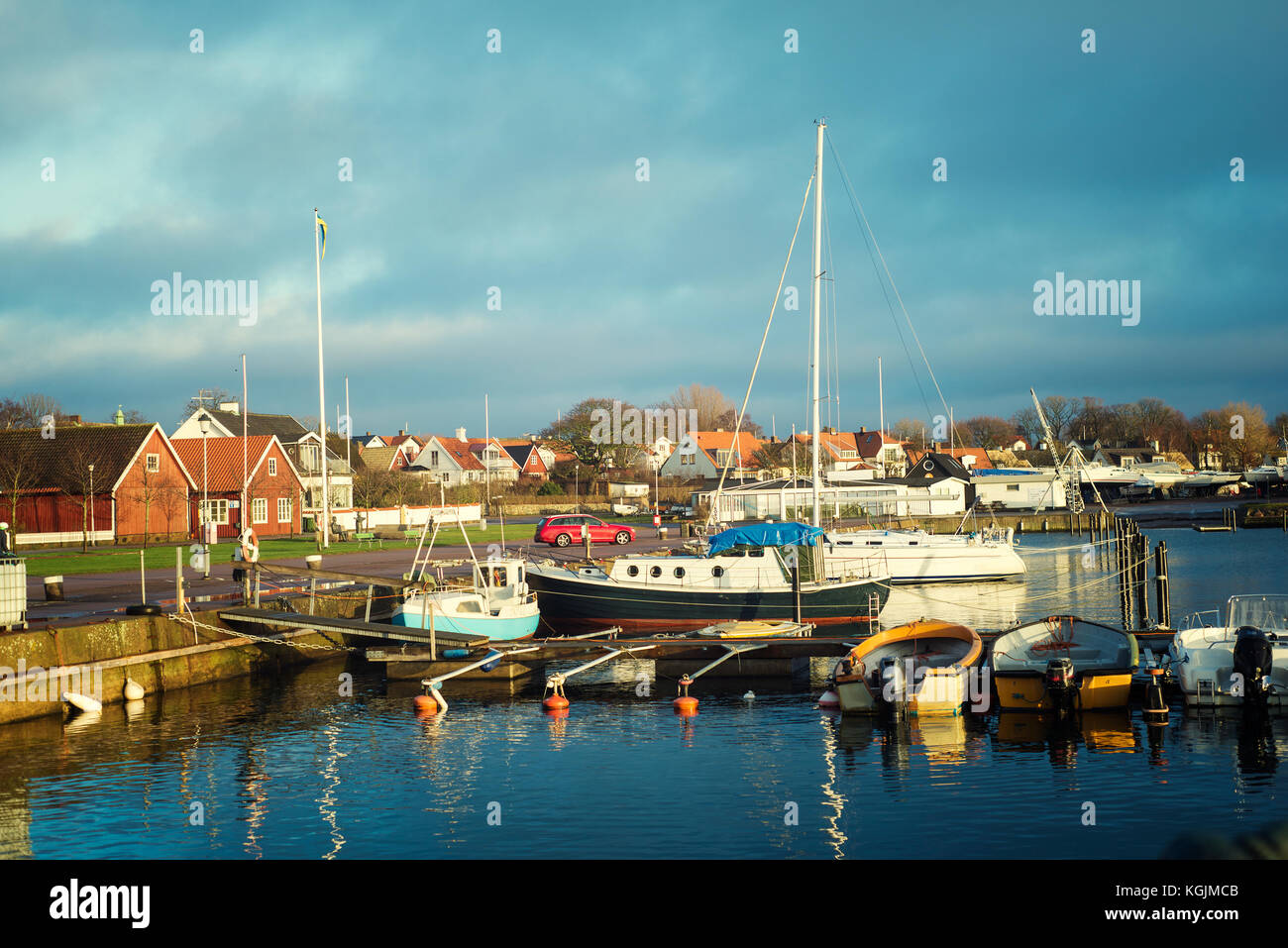 Harbor landscapes hi-res stock photography and images - Alamy