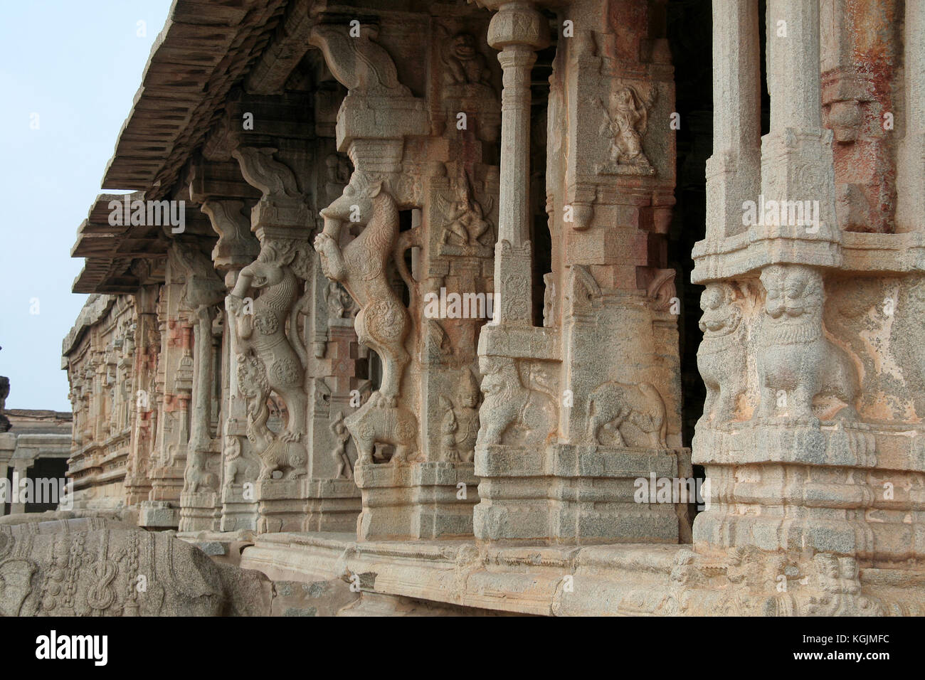 Carved designs on stone pillars at Krishna Temple in Hampi, Karnataka ...