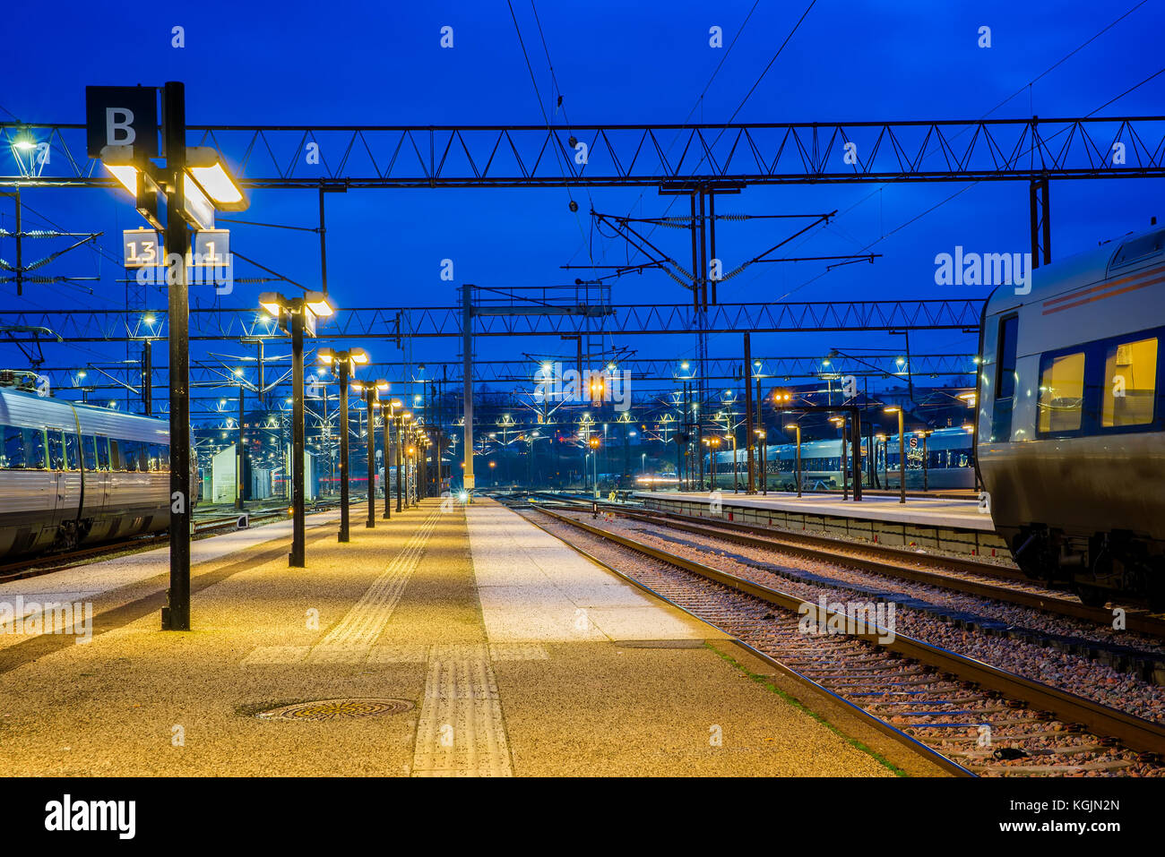 Station railroad hi-res stock photography and images - Alamy