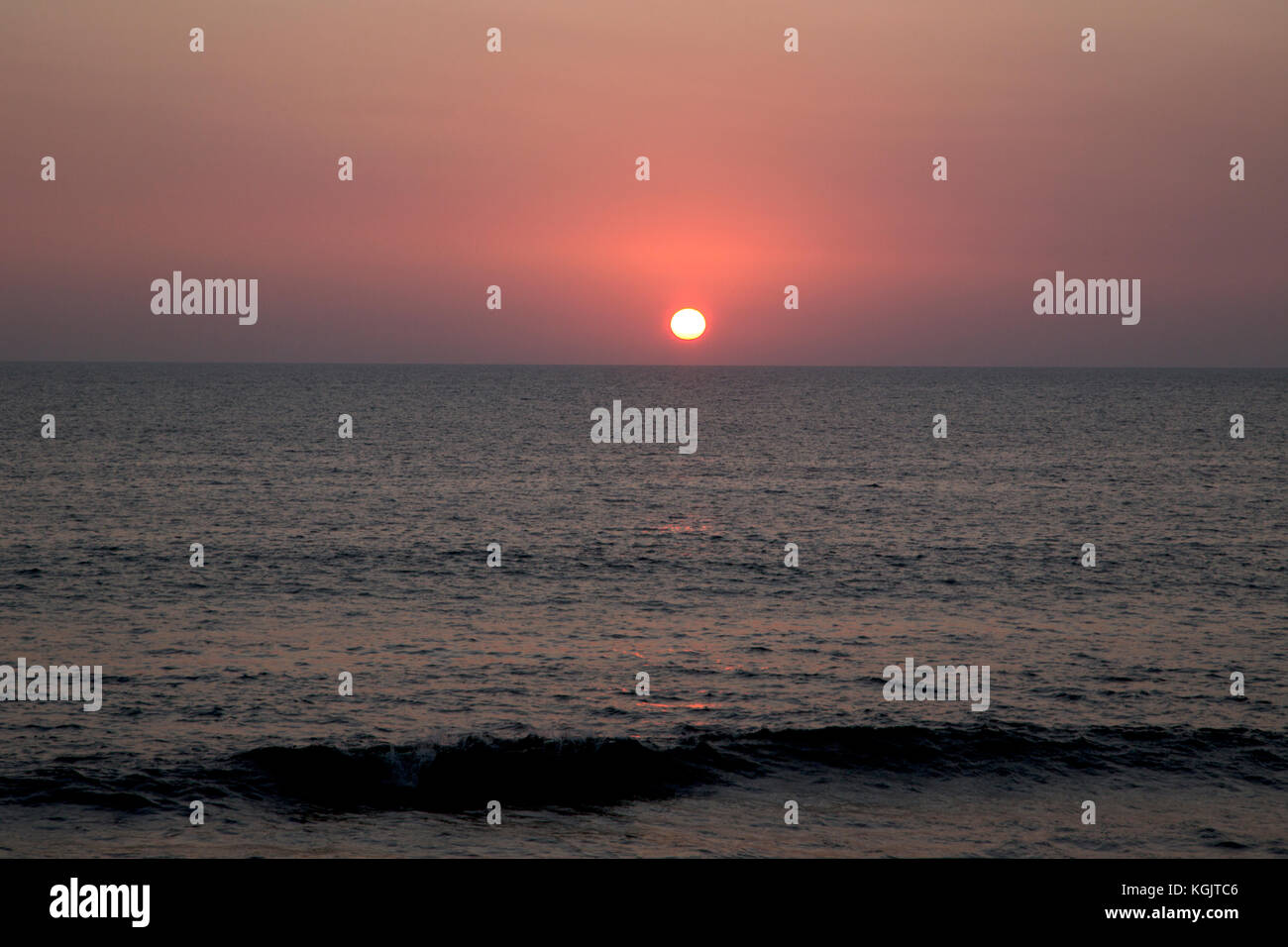 Colombo Sri Lanka Indian Ocean At Sunset Stock Photo - Alamy