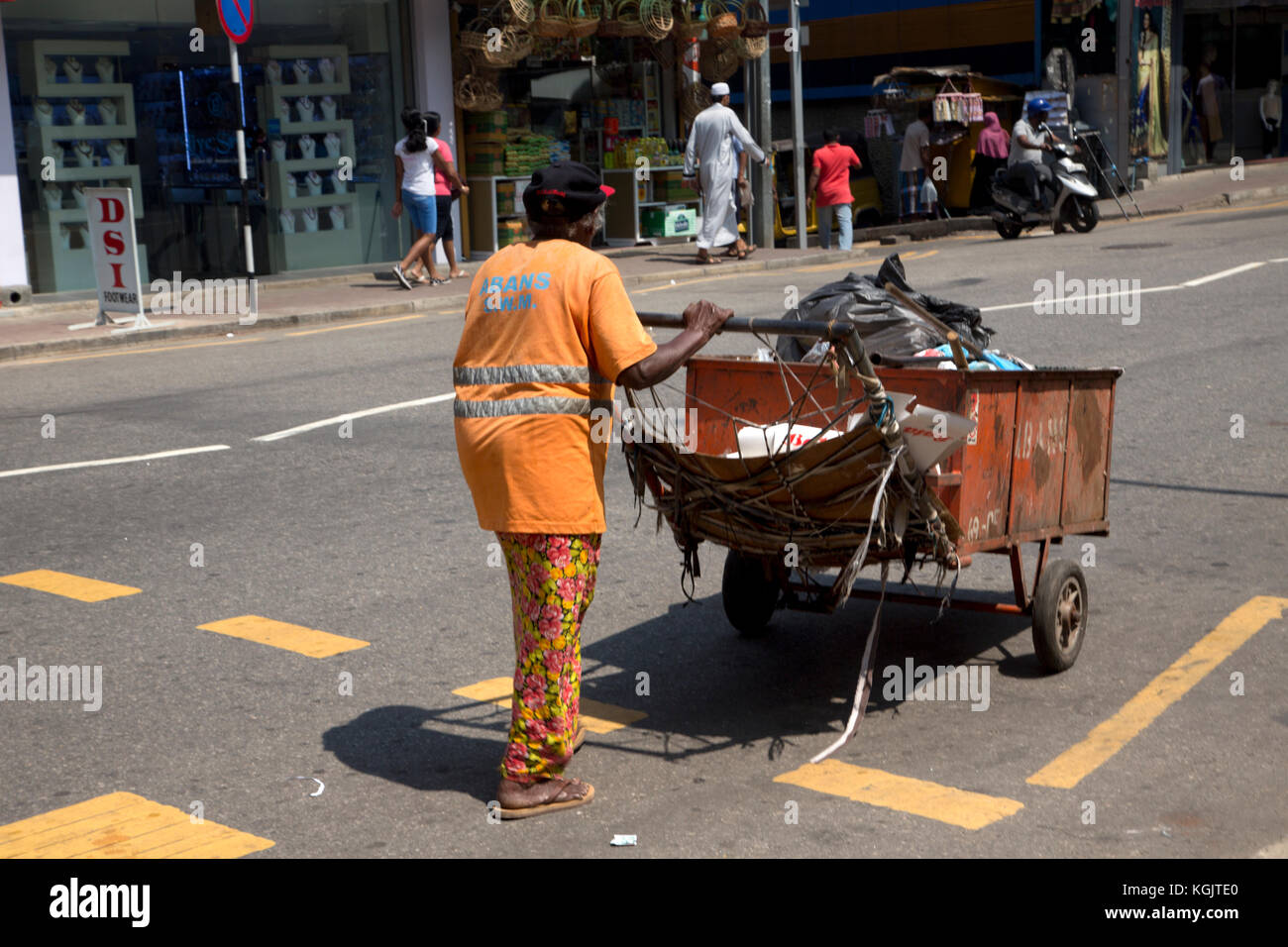 Rubbish Cart Stock Photos & Rubbish Cart Stock Images - Alamy