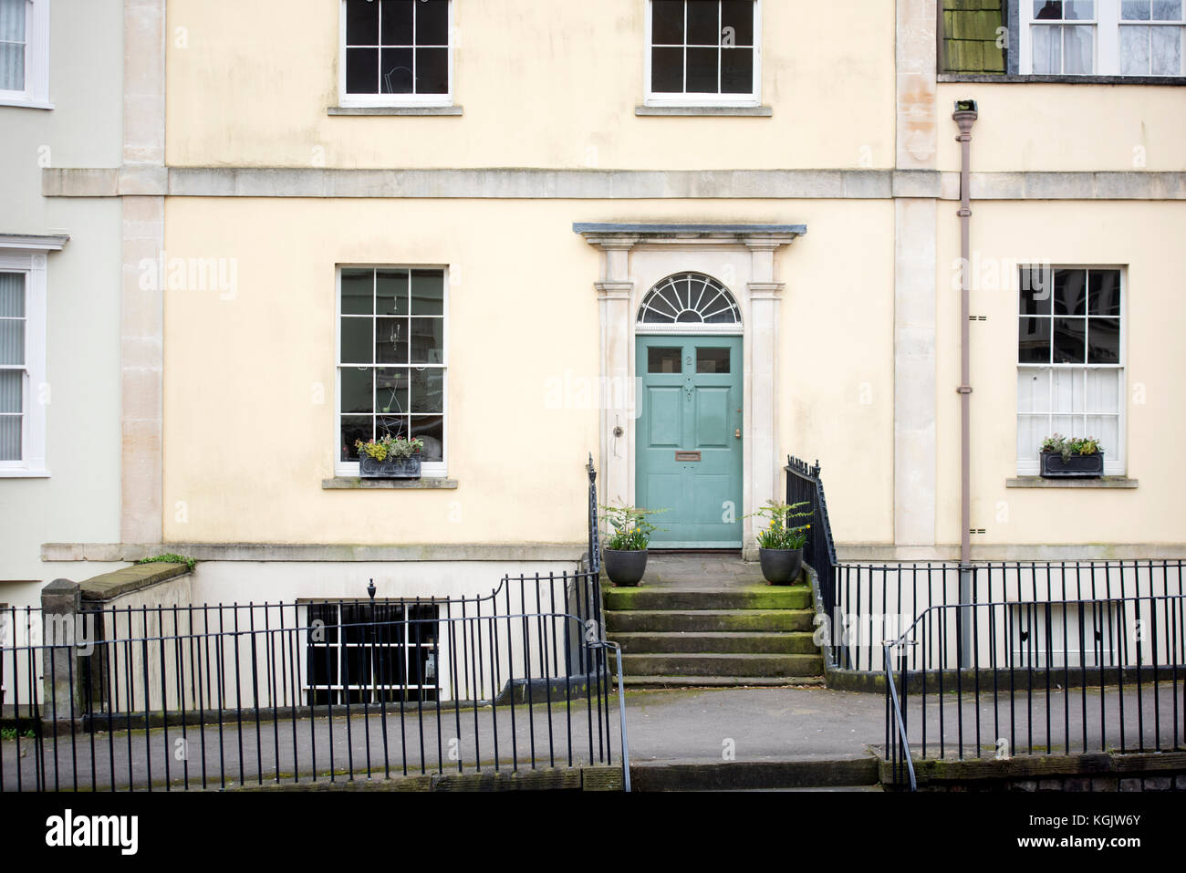 Georgian house front door steps hi-res stock photography and images - Alamy