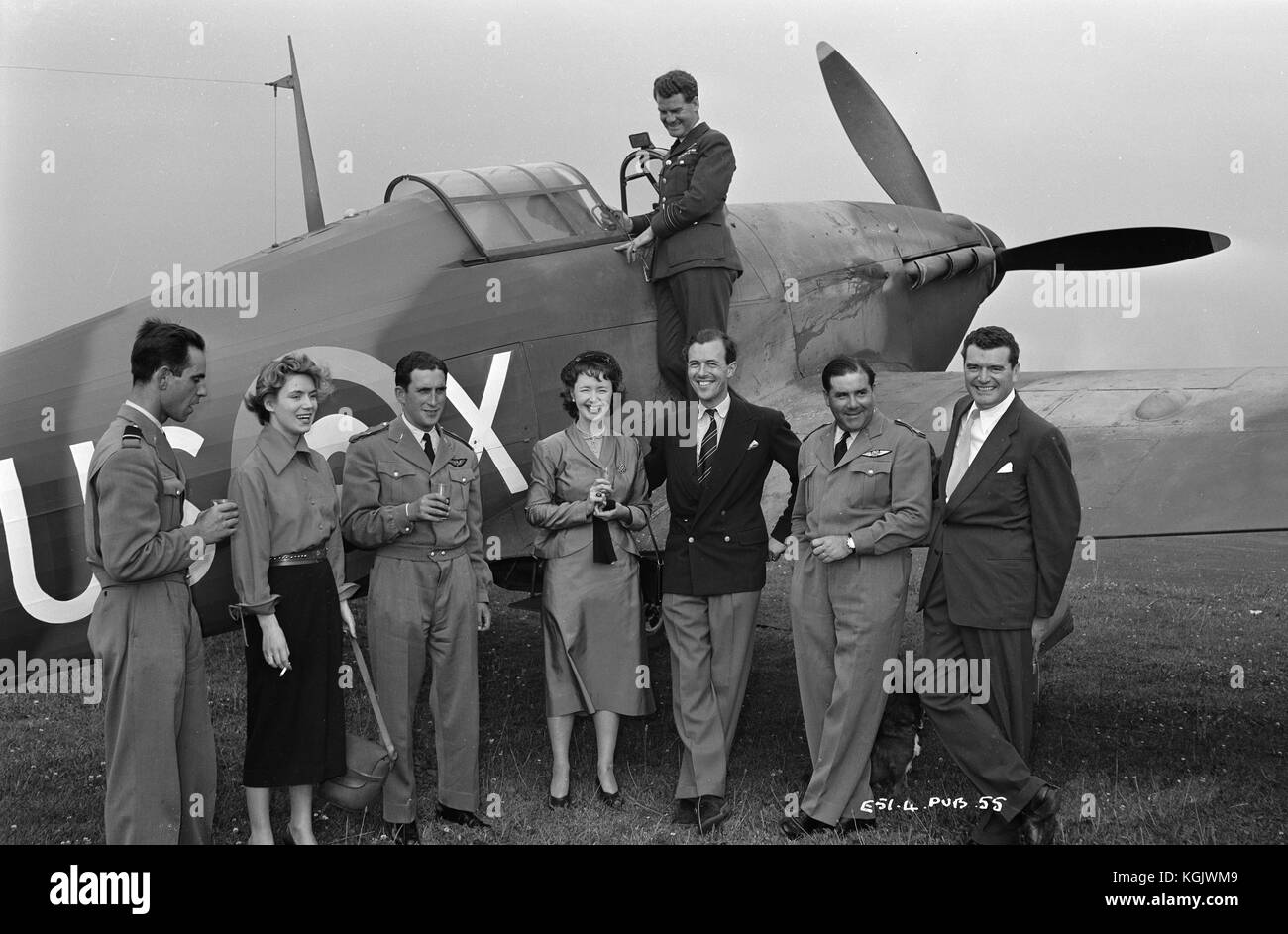 Angels One Five (1952) , Dulcie Gray , Michael Denison Date: 1952 Stock ...