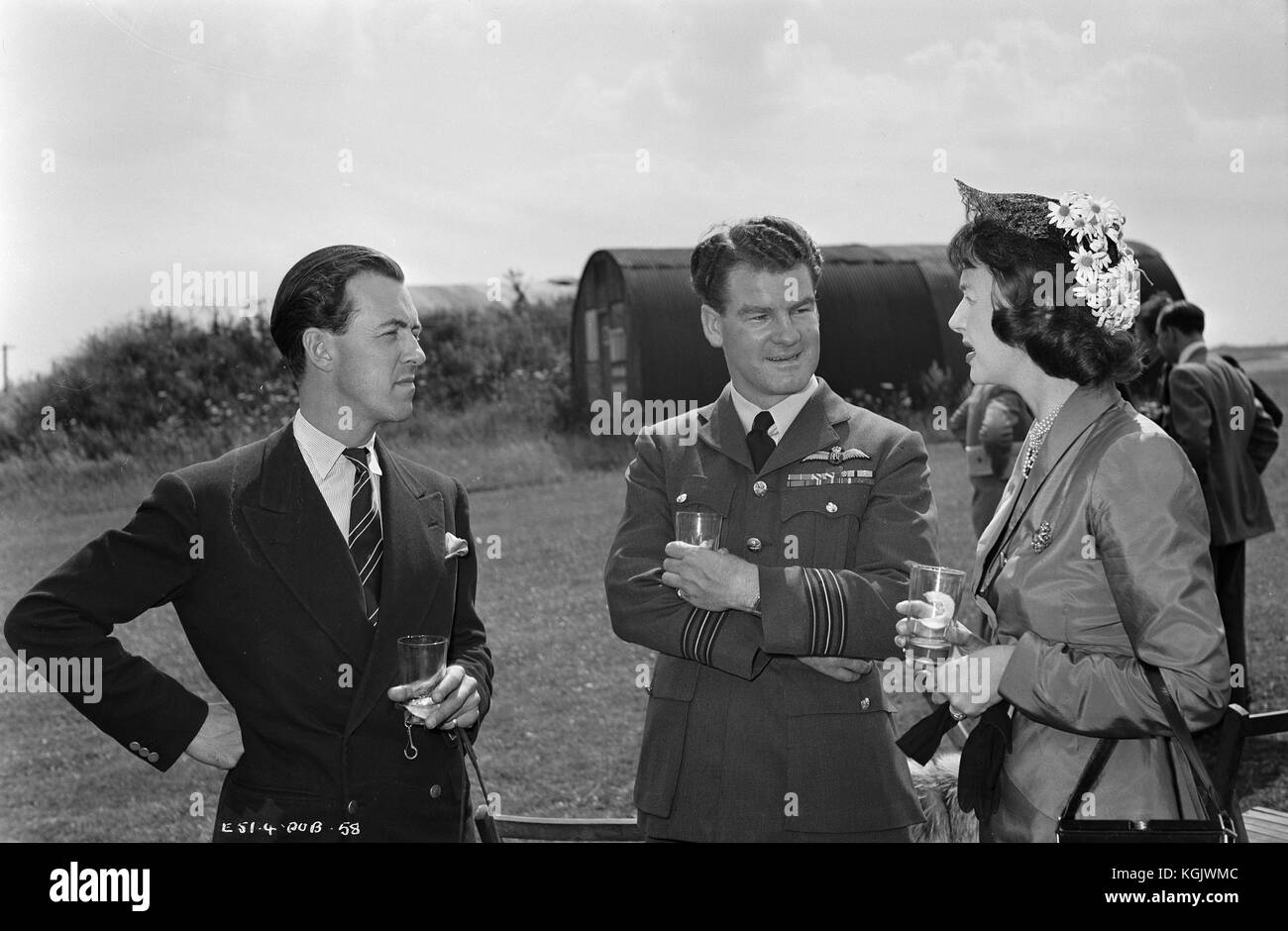 Angels One Five (1952) , Dulcie Gray , Michael Denison Date: 1952 Stock ...