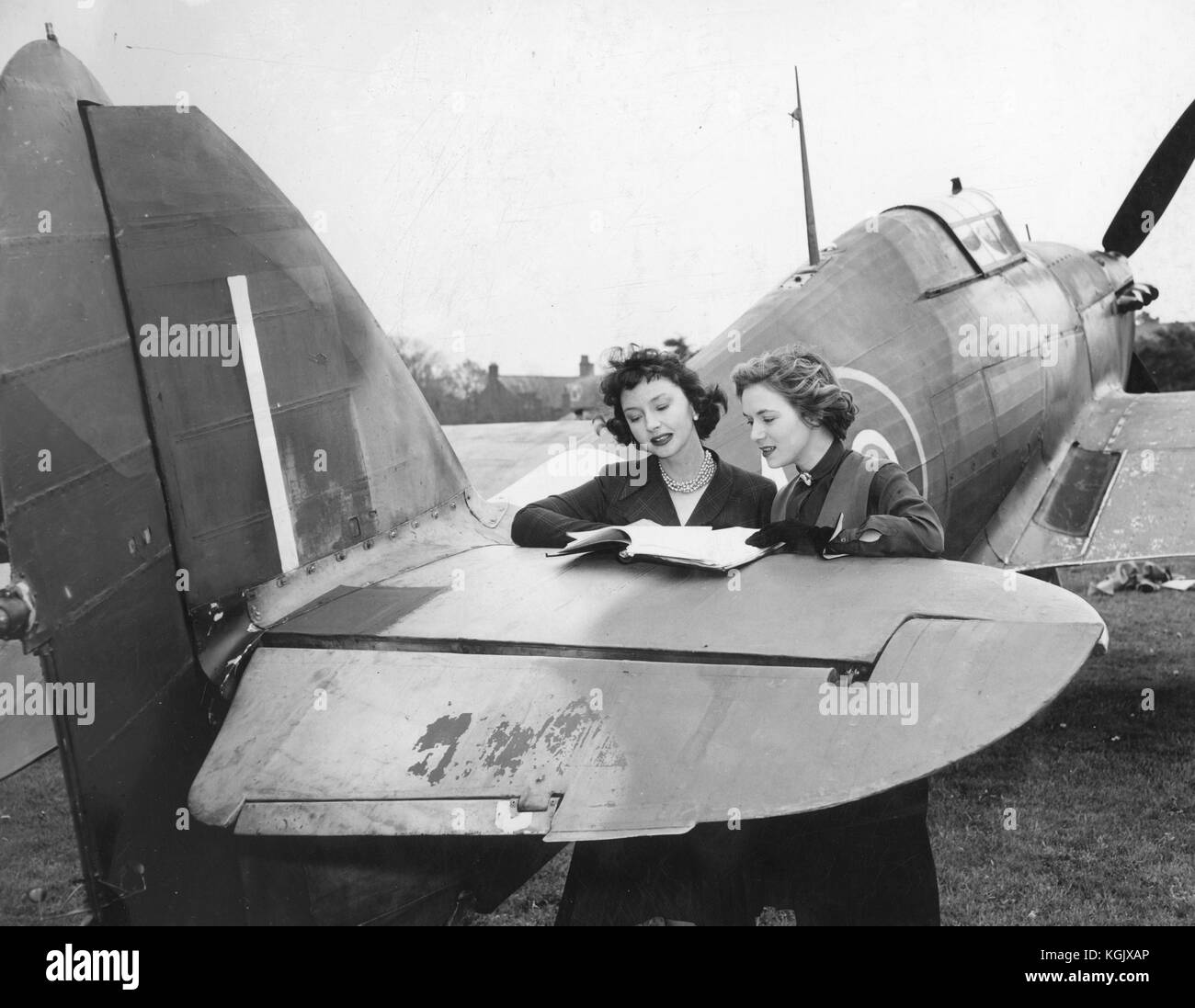 Angels One Five (1952) , Dulcie Gray , Veronica Hurst Date: 1952 Stock ...
