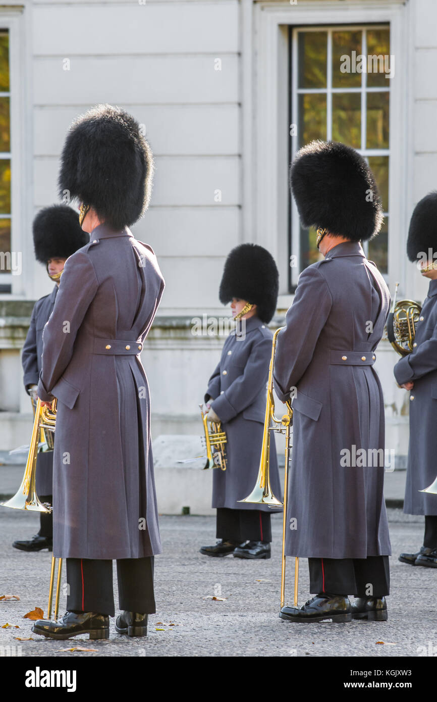 Scots guard on parade hi-res stock photography and images - Alamy