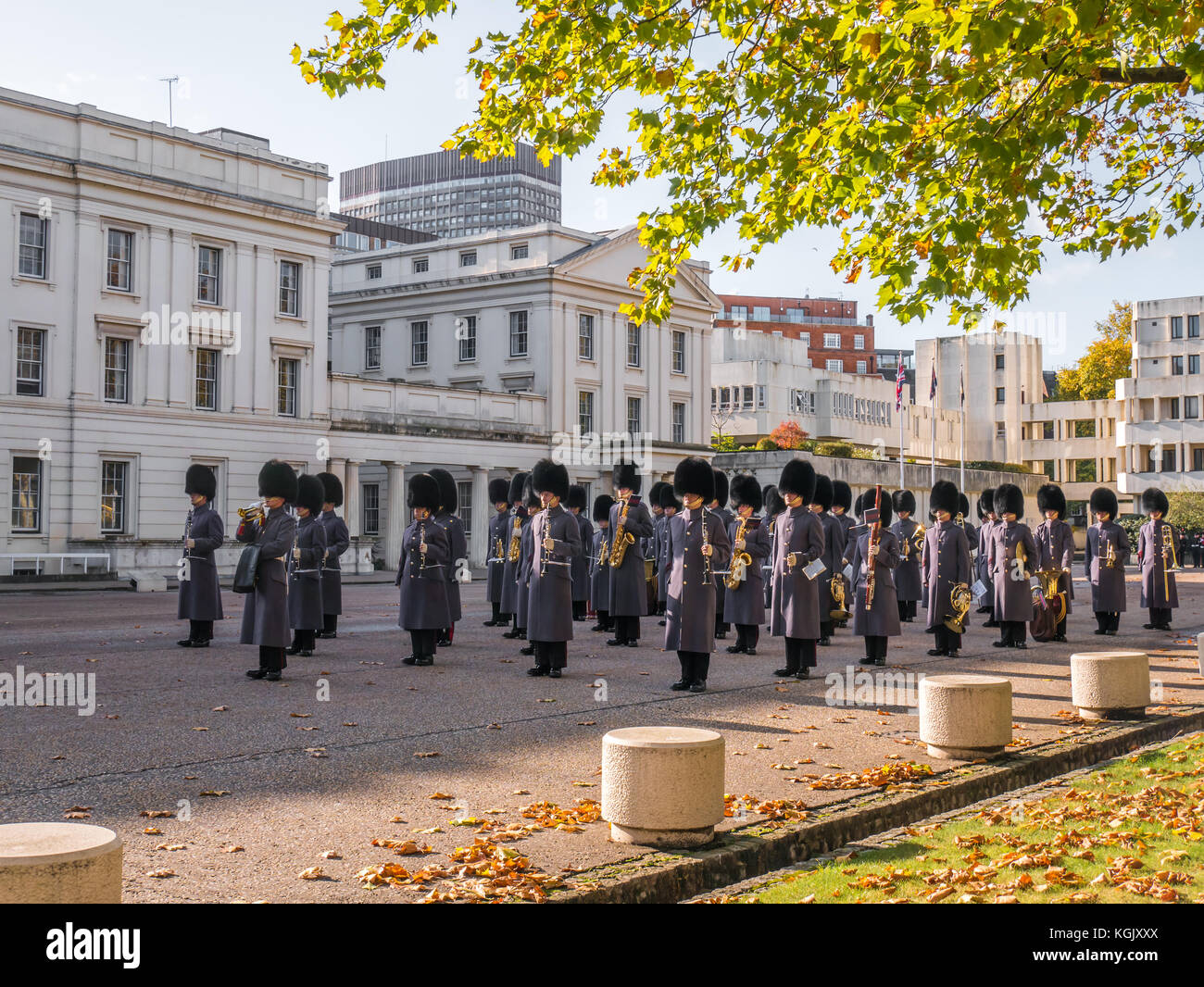 Wellington barracks hi-res stock photography and images - Alamy