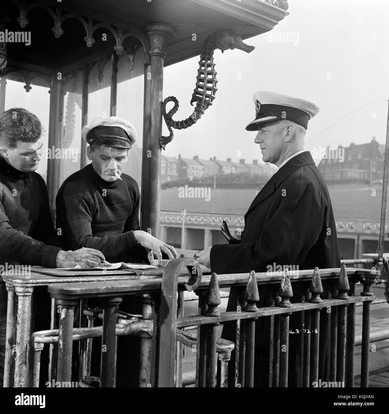 Barnacle Bill (1957) , Alec Guinness , Percy Herbert Stock Photo - Alamy