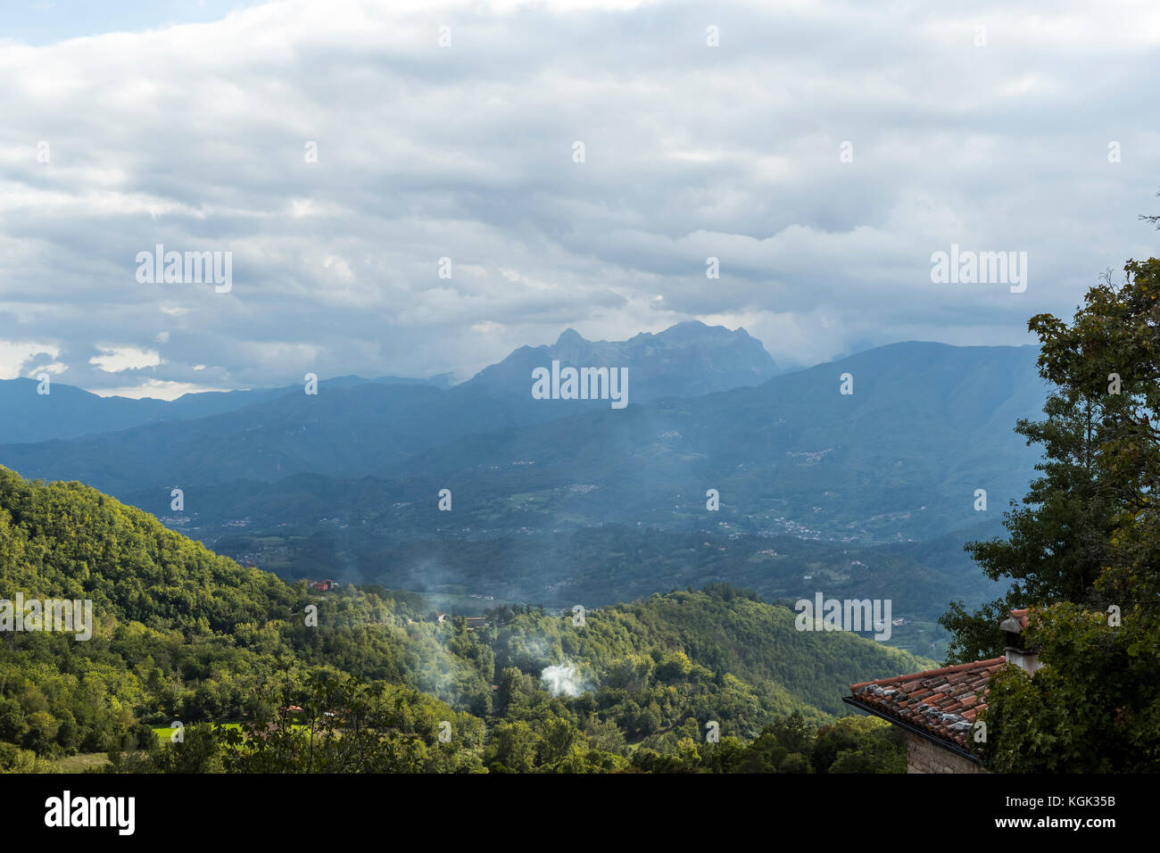 The spectacular hilltop village of Sassorosso, in the province of Lucca ...