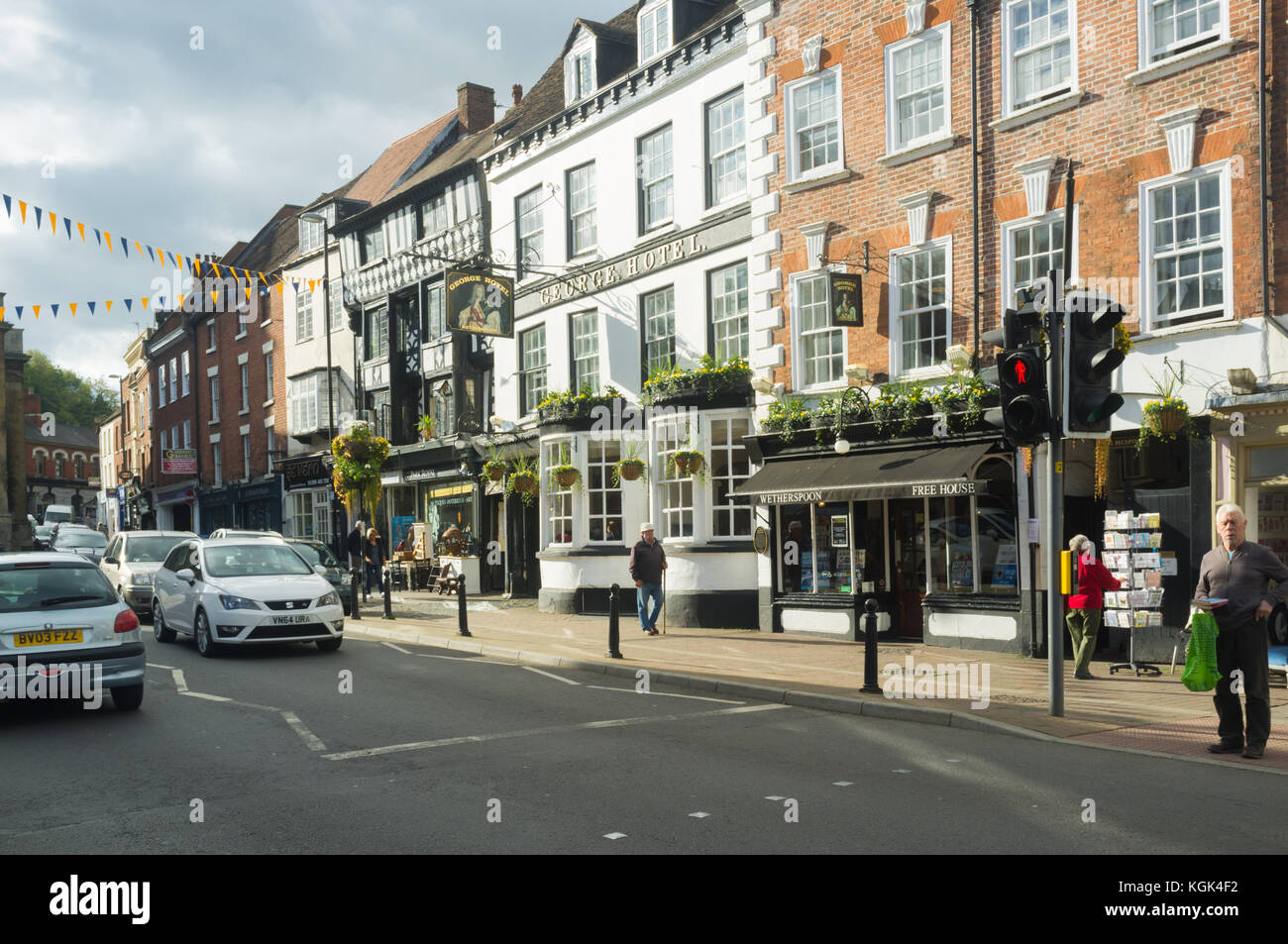 English street market hi-res stock photography and images - Alamy