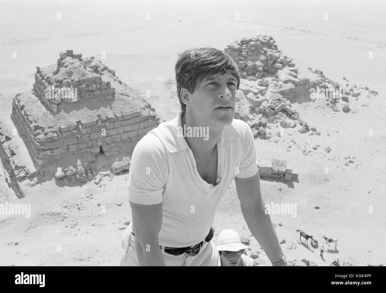 Simon maccorkindale hi-res stock photography and images - Alamy