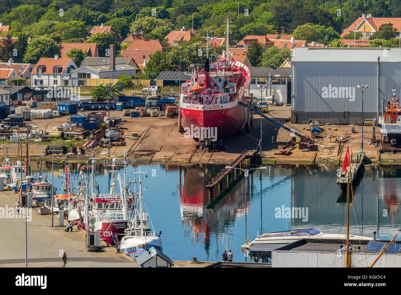 Ship repair yard hi-res stock photography and images - Alamy