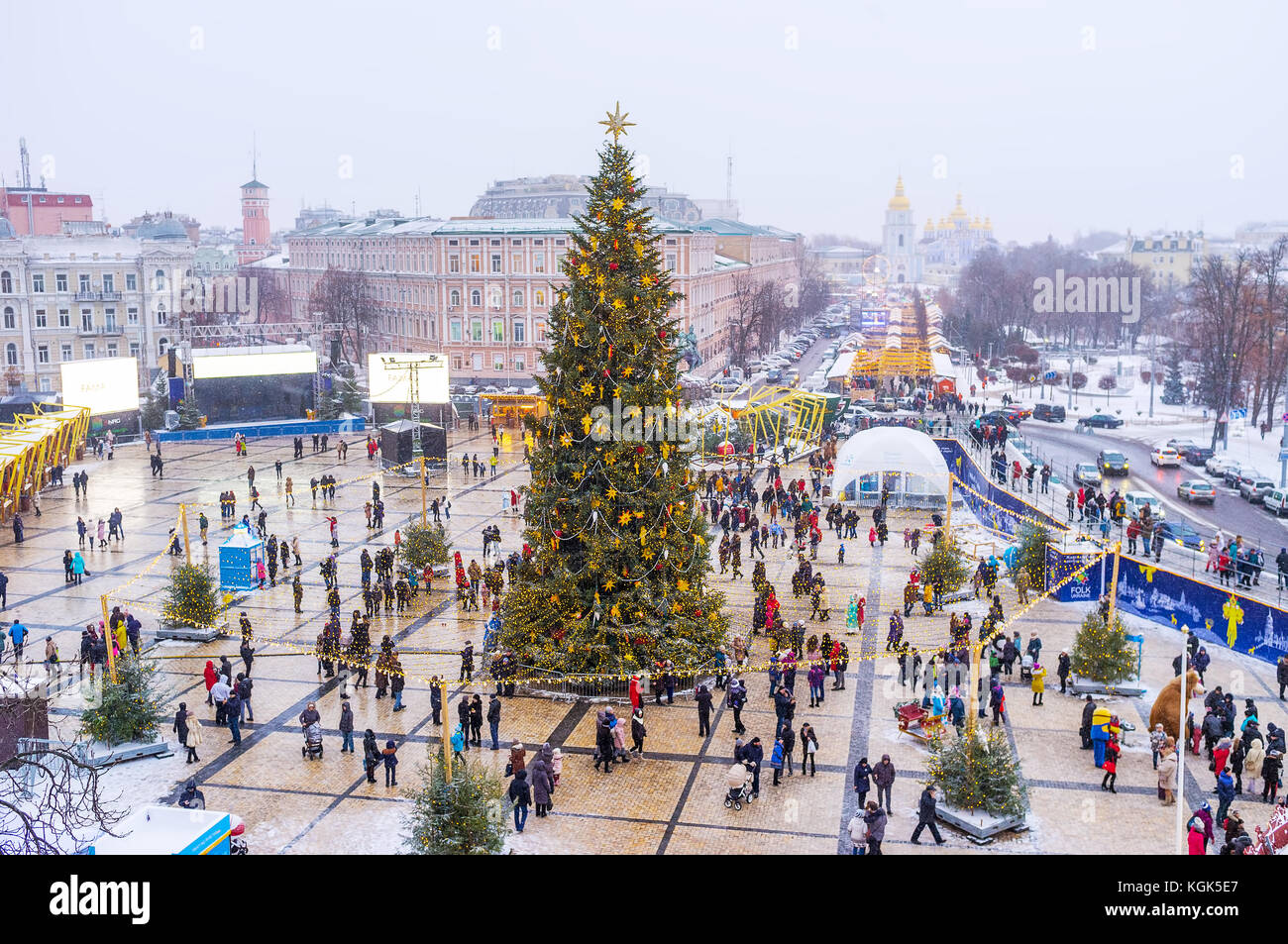 KIEV, UKRAINE - JANUARY 4, 2017: The main city Christmas Tree in the ... KIEV, UKRAINE - JANUARY 4, 2017: The main city Christmas Tree in the ...