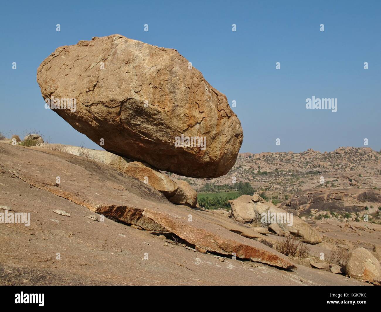 Balancing rock india hi-res stock photography and images - Alamy