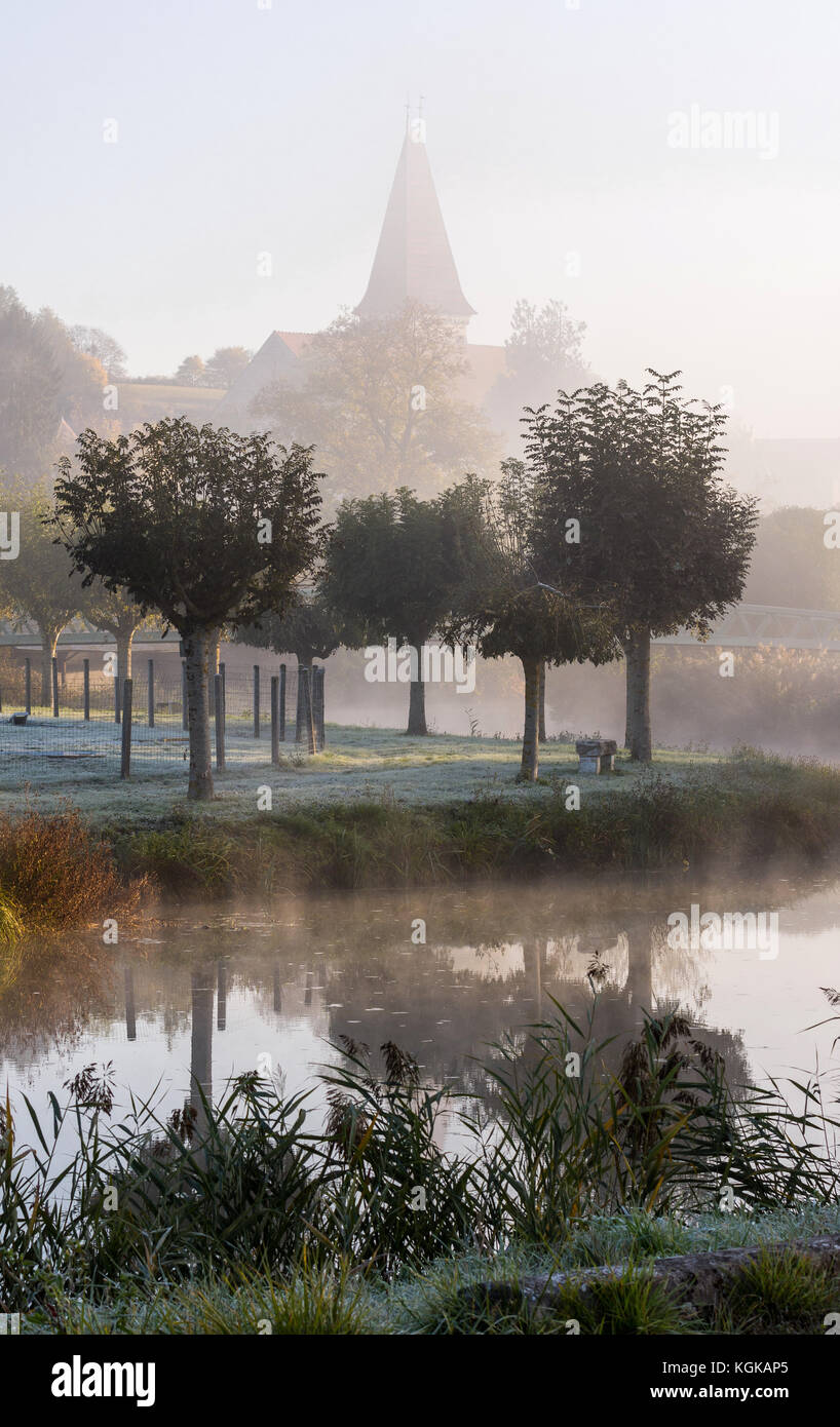 Mist over river hi-res stock photography and images - Alamy