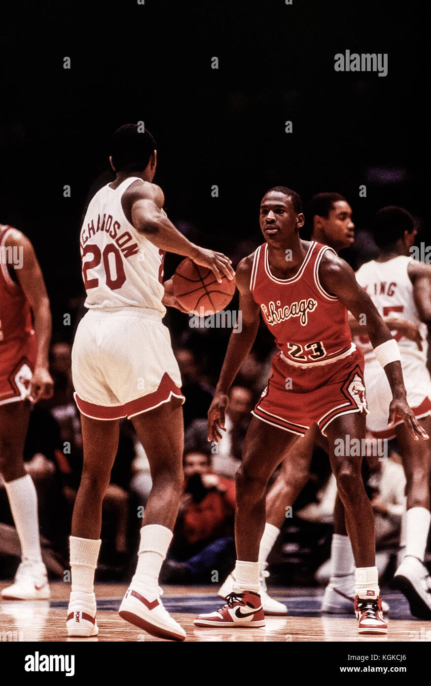 Michael jordan chicago bulls 1985 hi-res stock photography and images ...