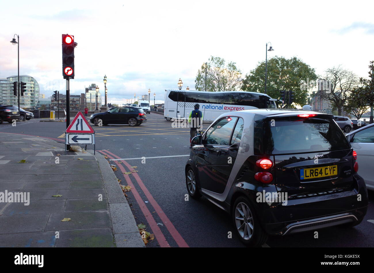 Car Traffic Light Waiting Red Stock Photos & Car Traffic Light Waiting ...