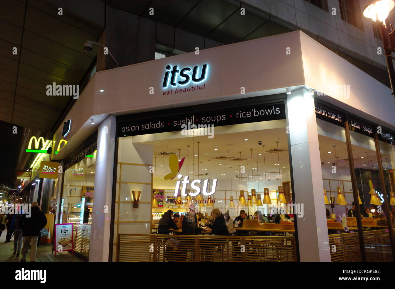 Itsu restuarant hi-res stock photography and images - Alamy