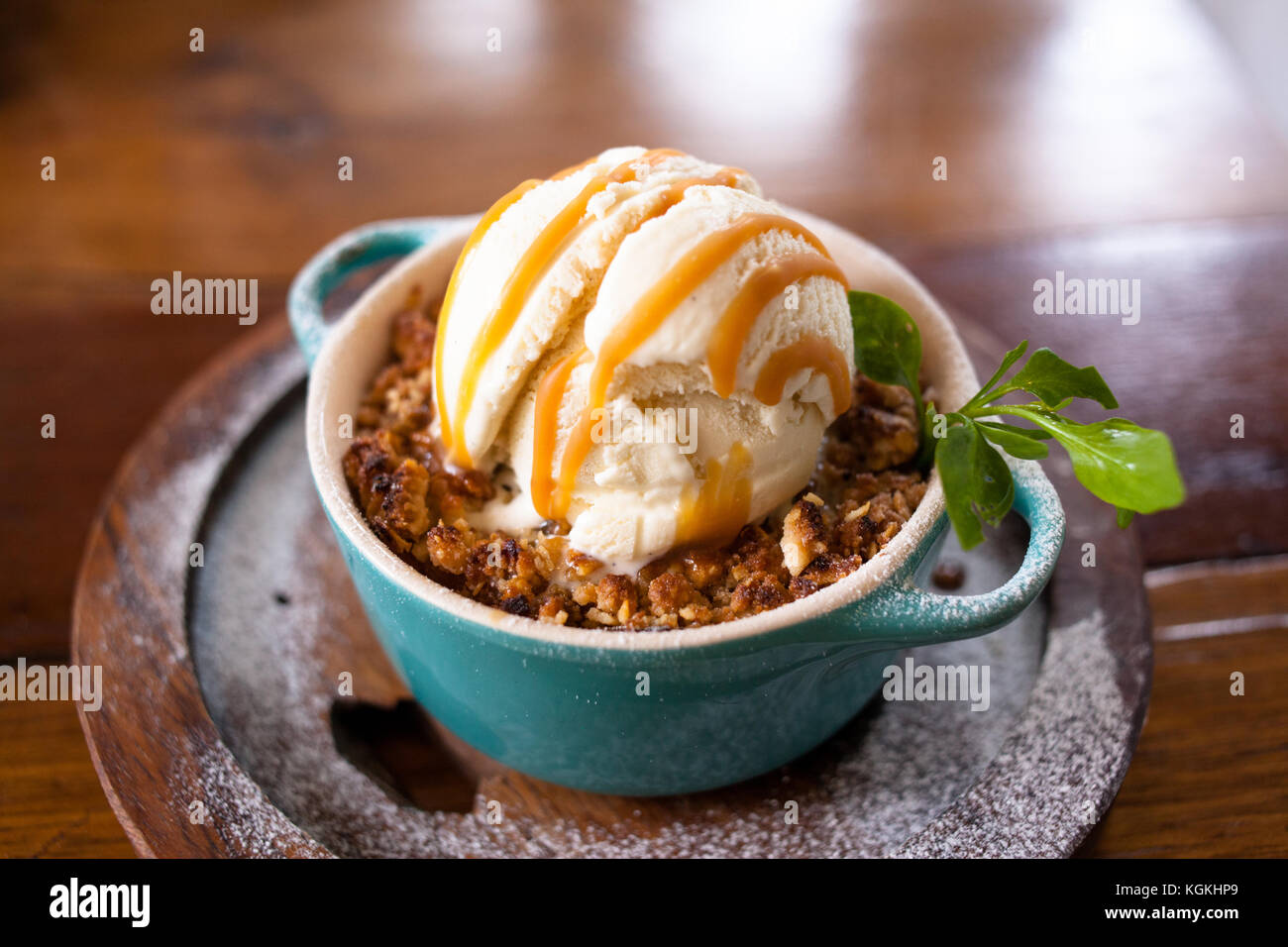 apple crumble dessert with ice cream Stock Photo - Alamy