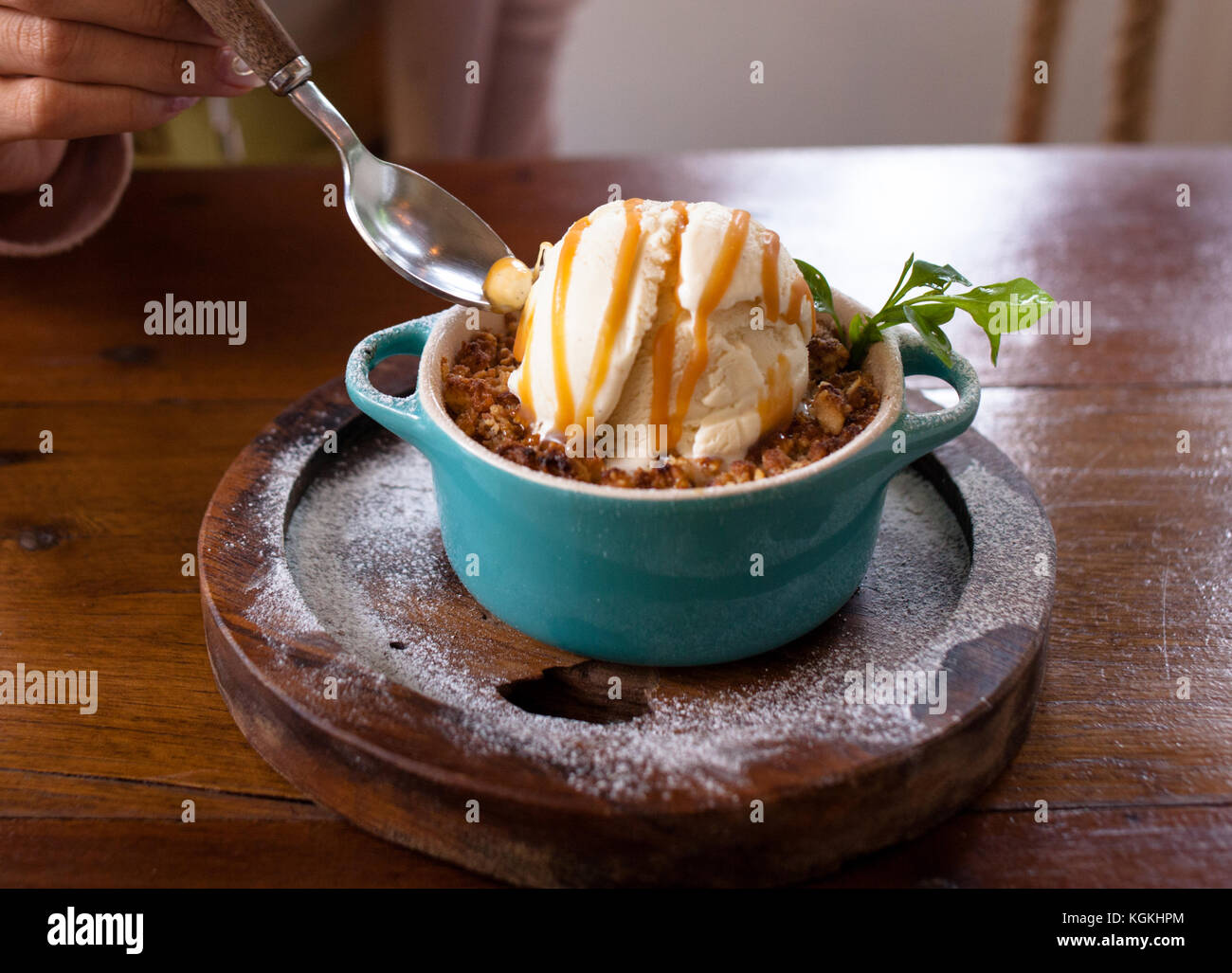 apple crumble dessert with ice cream Stock Photo - Alamy